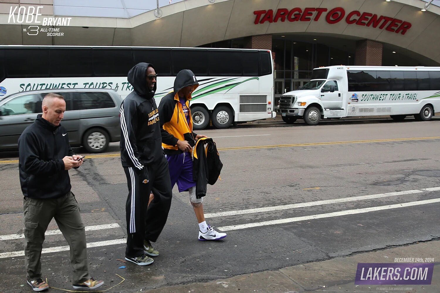 History Day in Photos Kobe Passes Jordan | NBA.com
