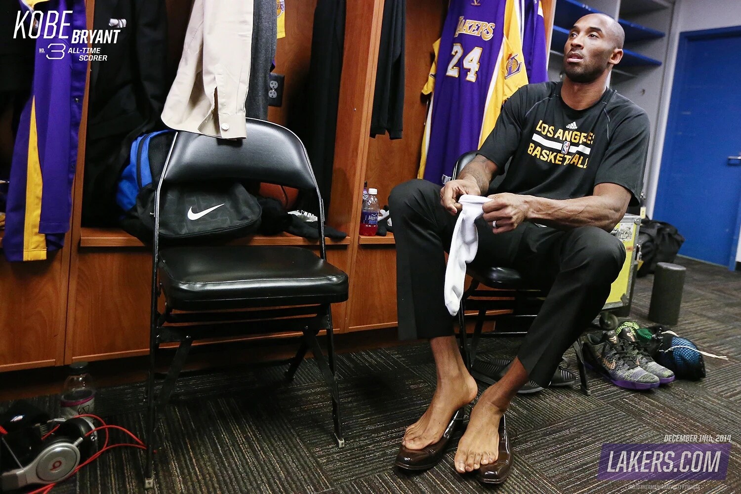 History Day in Photos Kobe Passes Jordan | NBA.com