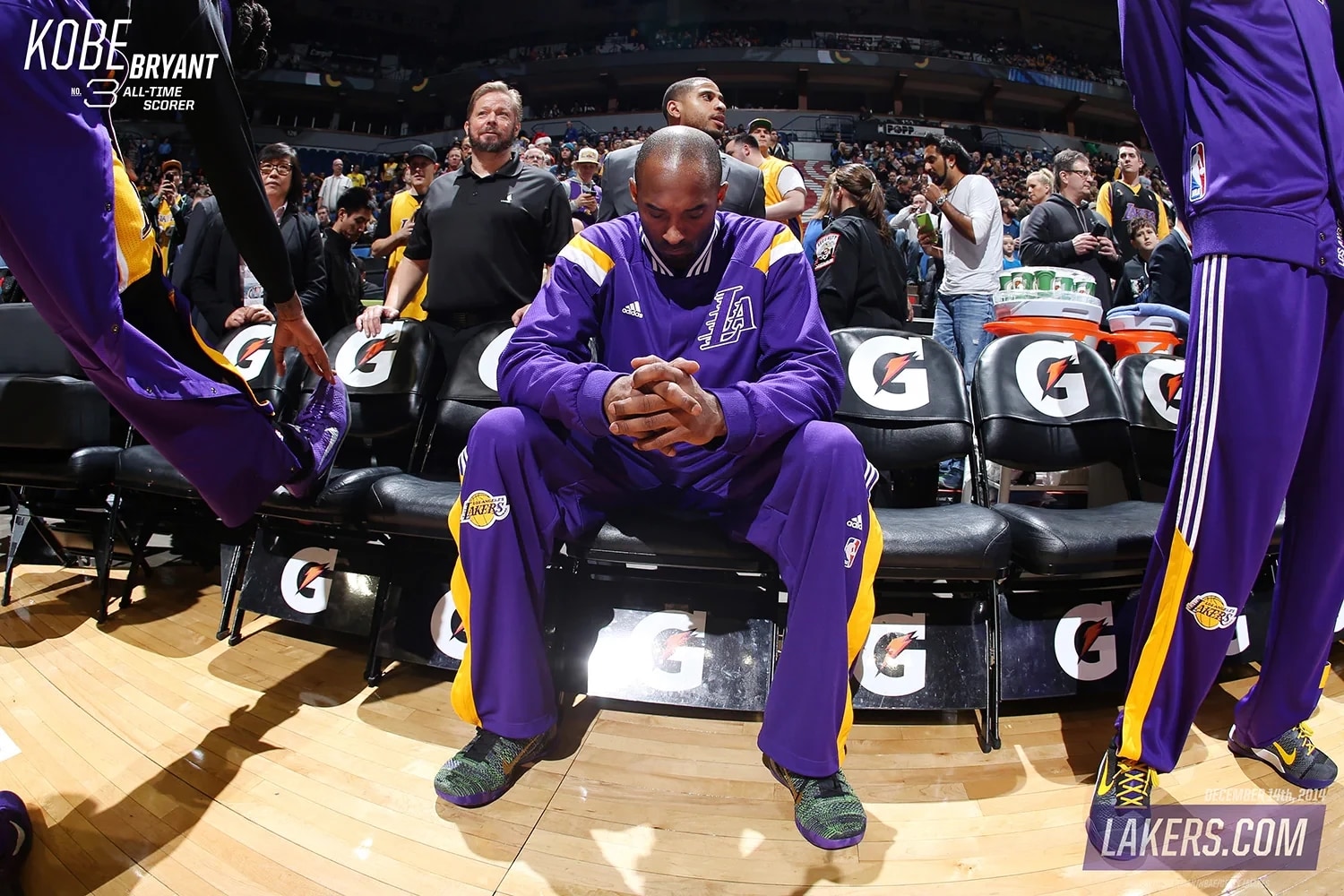 History Day in Photos Kobe Passes Jordan | NBA.com