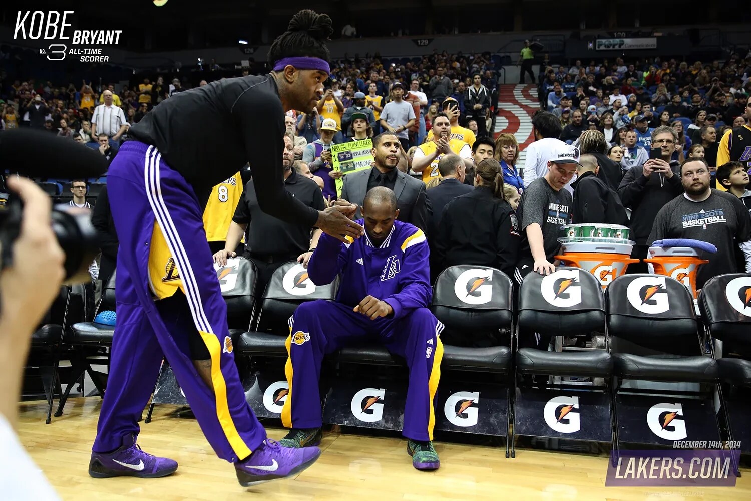 History Day in Photos Kobe Passes Jordan | NBA.com