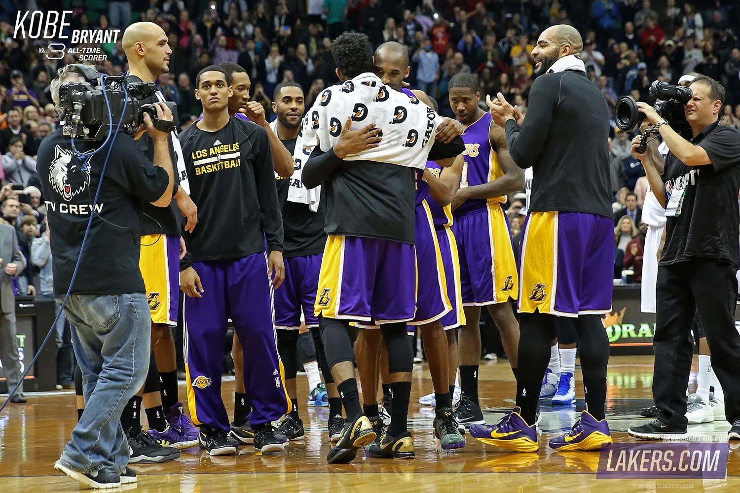 History Day in Photos Kobe Passes Jordan | NBA.com
