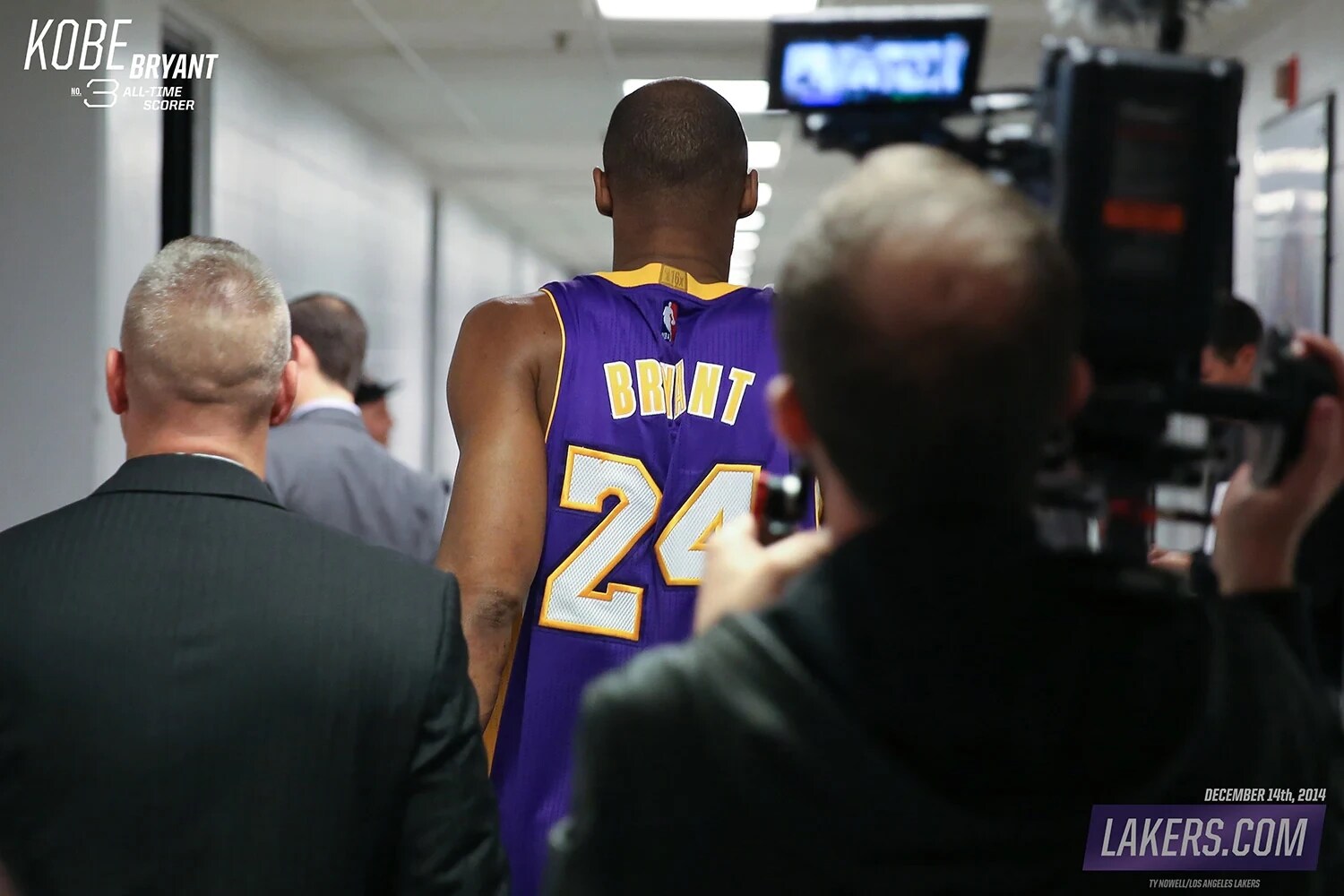 History Day in Photos Kobe Passes Jordan | NBA.com
