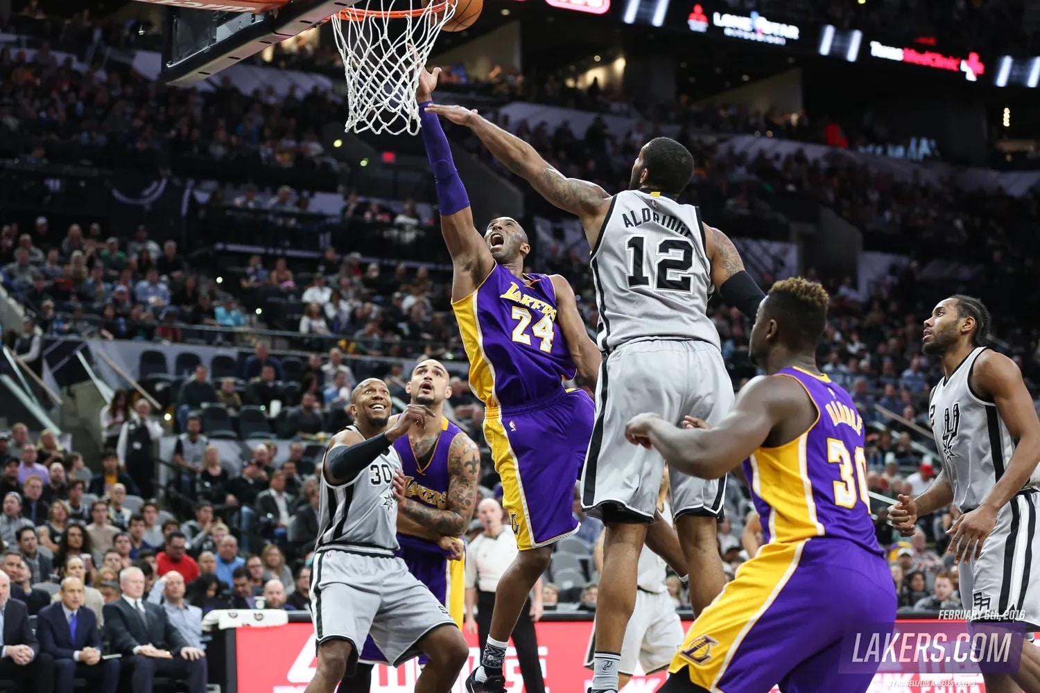 History Day in Photos Kobe Final Game San Antonio | NBA.com