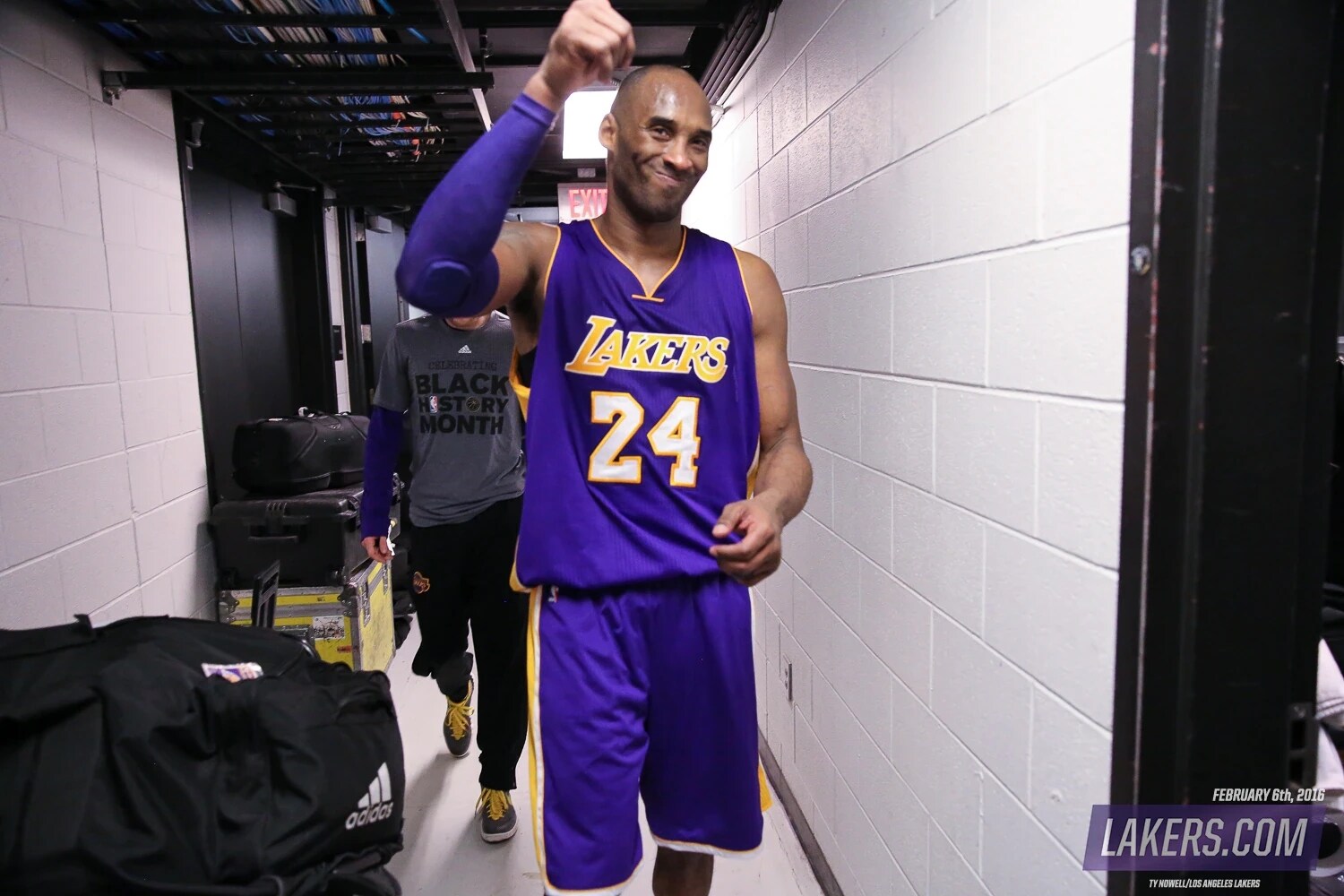 History Day in Photos Kobe Final Game San Antonio | NBA.com