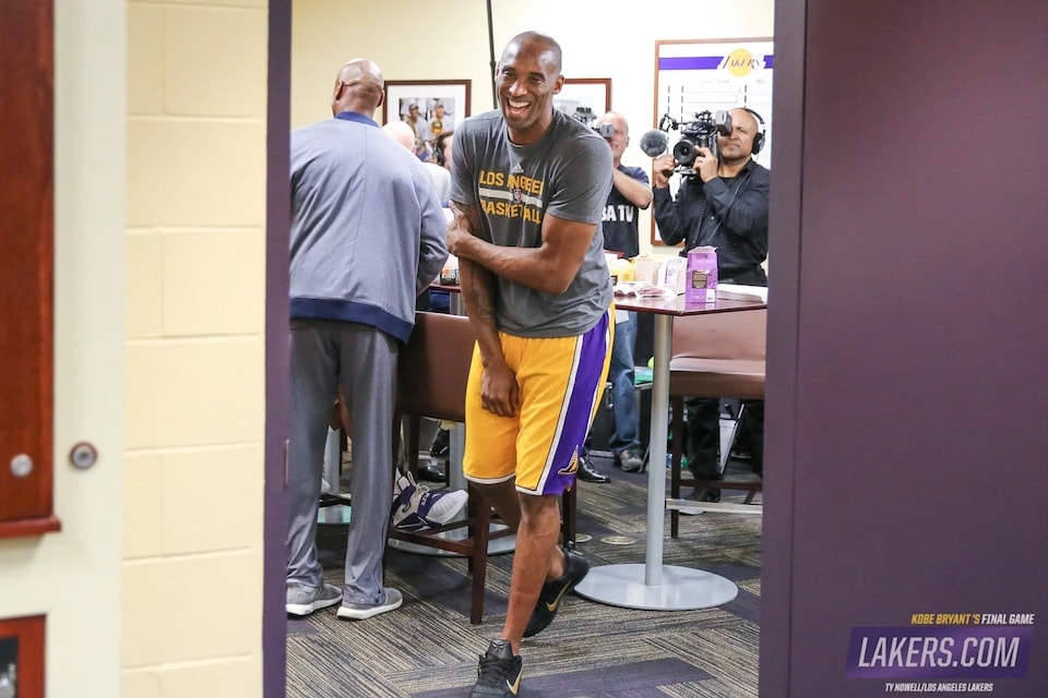History Day in Photos Kobes Final Game | Los Angeles Lakers