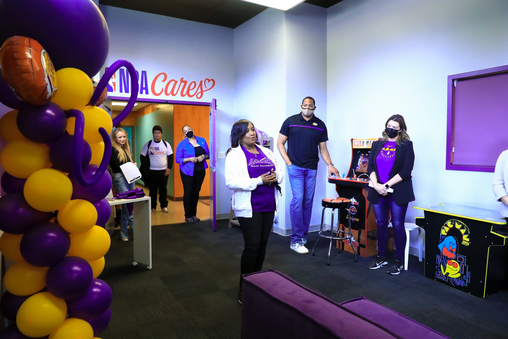 75th Anniversary Season Legacy Project Unveiling | Los Angeles Lakers