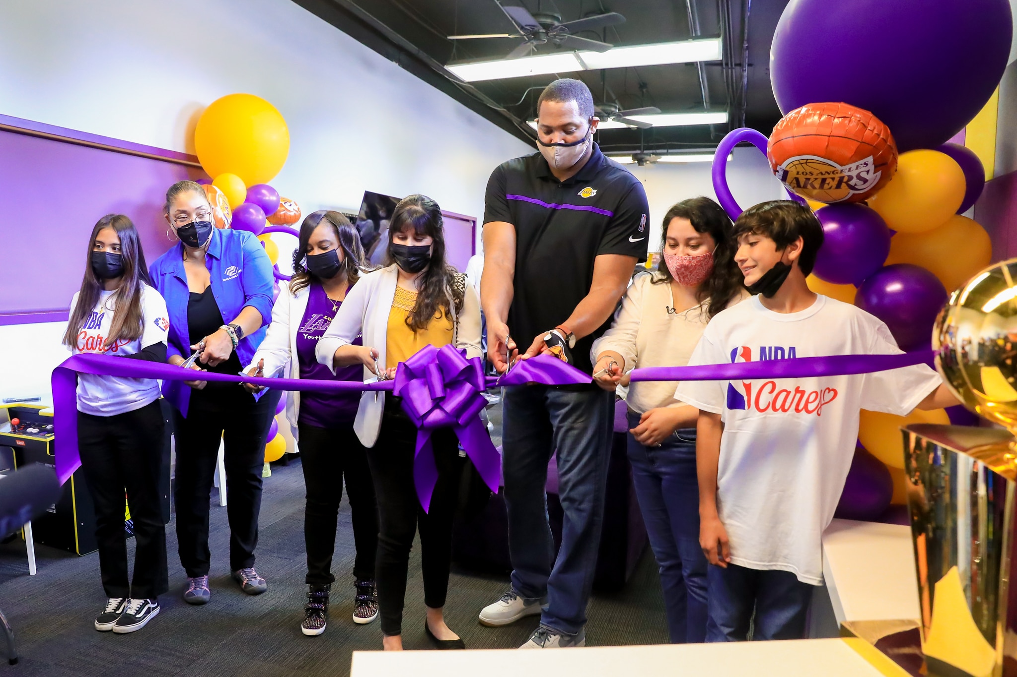 75th Anniversary Season Legacy Project Unveiling | Los Angeles Lakers