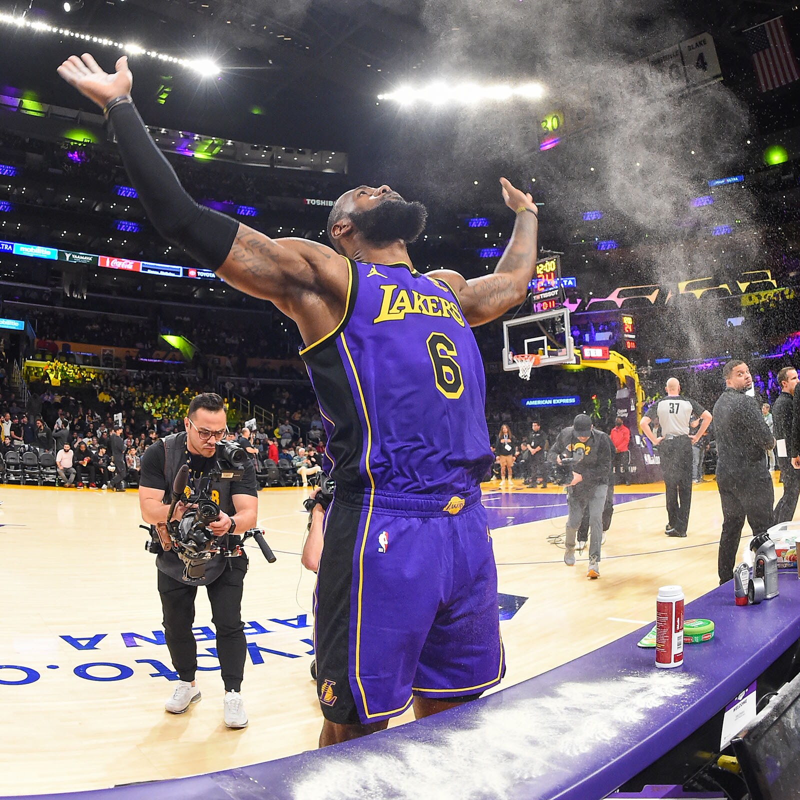 Photos: Lakers vs Hornets (12/23/22) Photo Gallery | NBA.com