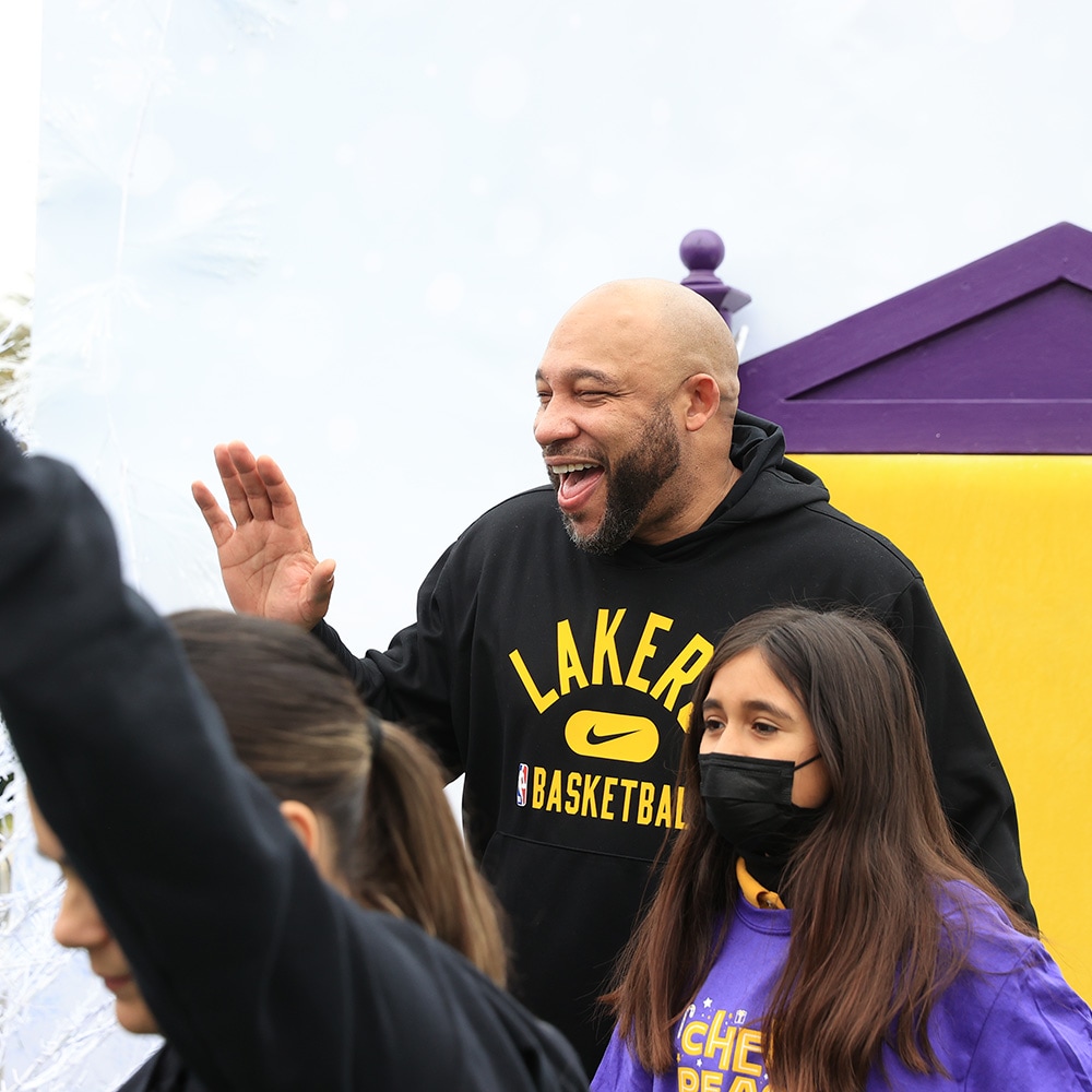 Photos: Lakers Holiday Party for Kids 2022 | Los Angeles Lakers