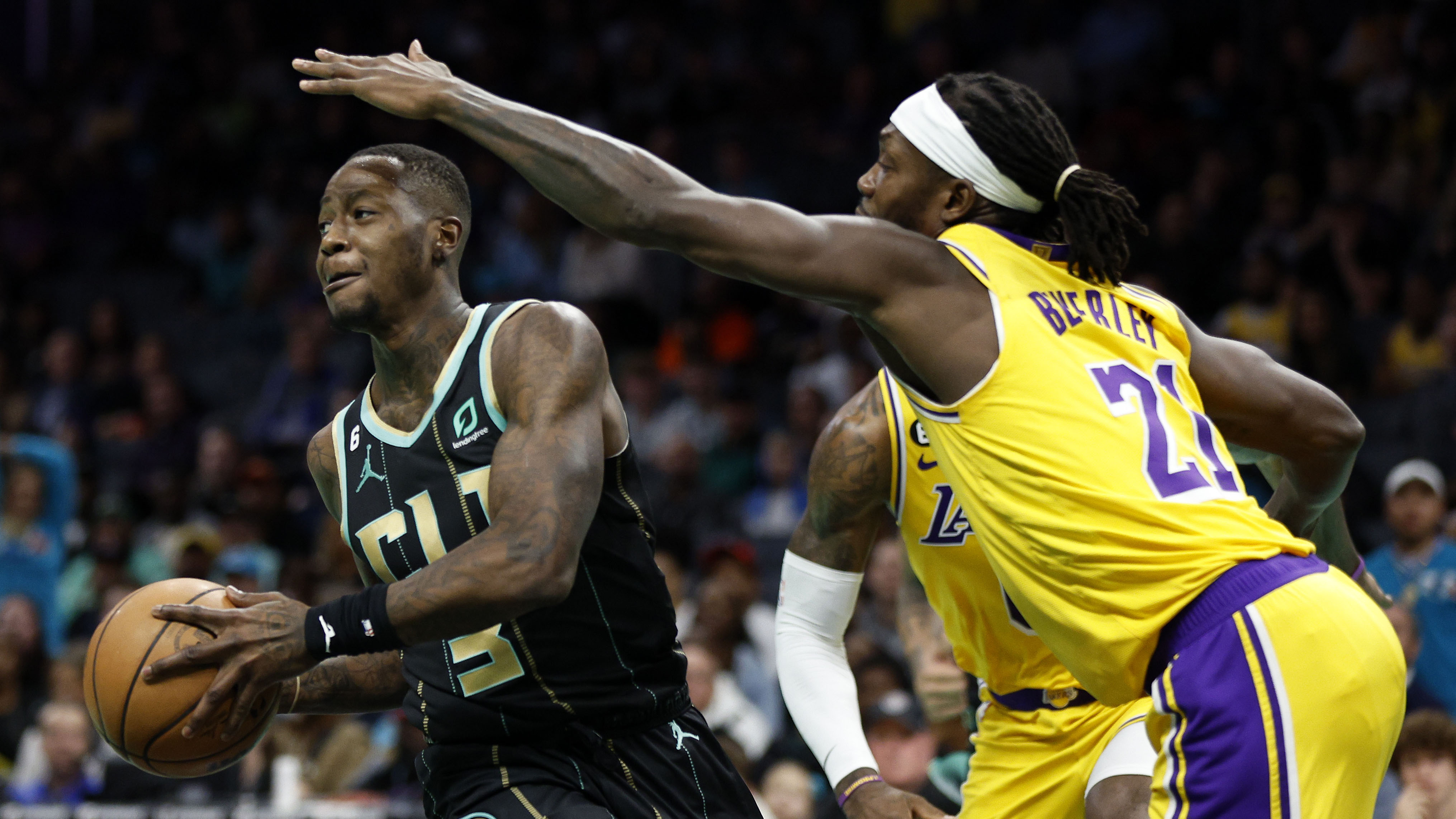 Photos : Lakers at Hornets (01/02/23) | Los Angeles Lakers