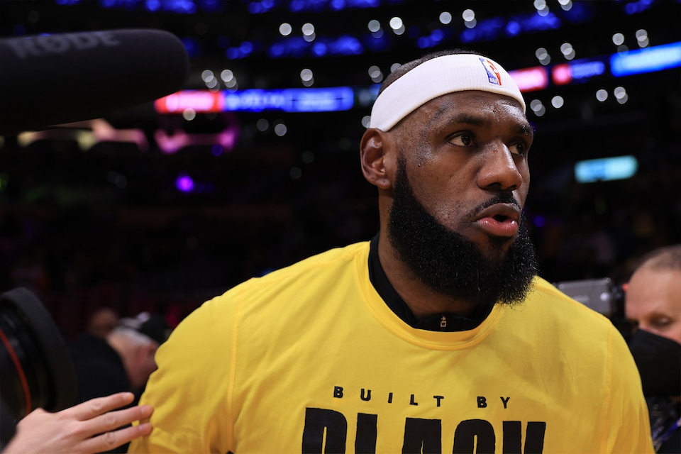 A Night In Photos: Watching LeBron Become the Scoring King