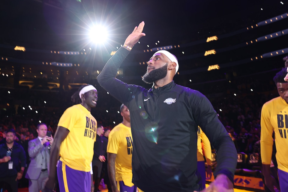 A Night In Photos: Watching LeBron Become the Scoring King