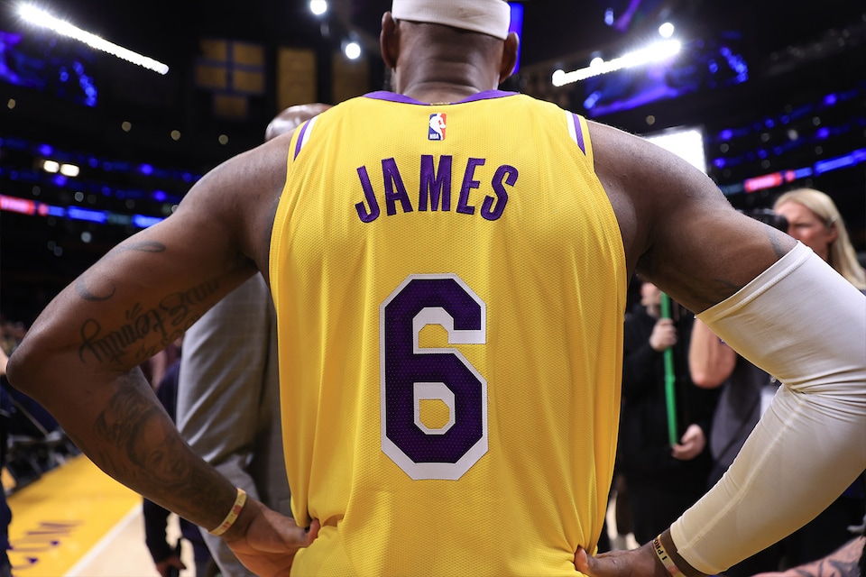 A Night In Photos: Watching LeBron Become the Scoring King