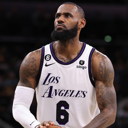Photos: LeBron Then and Now | Los Angeles Lakers