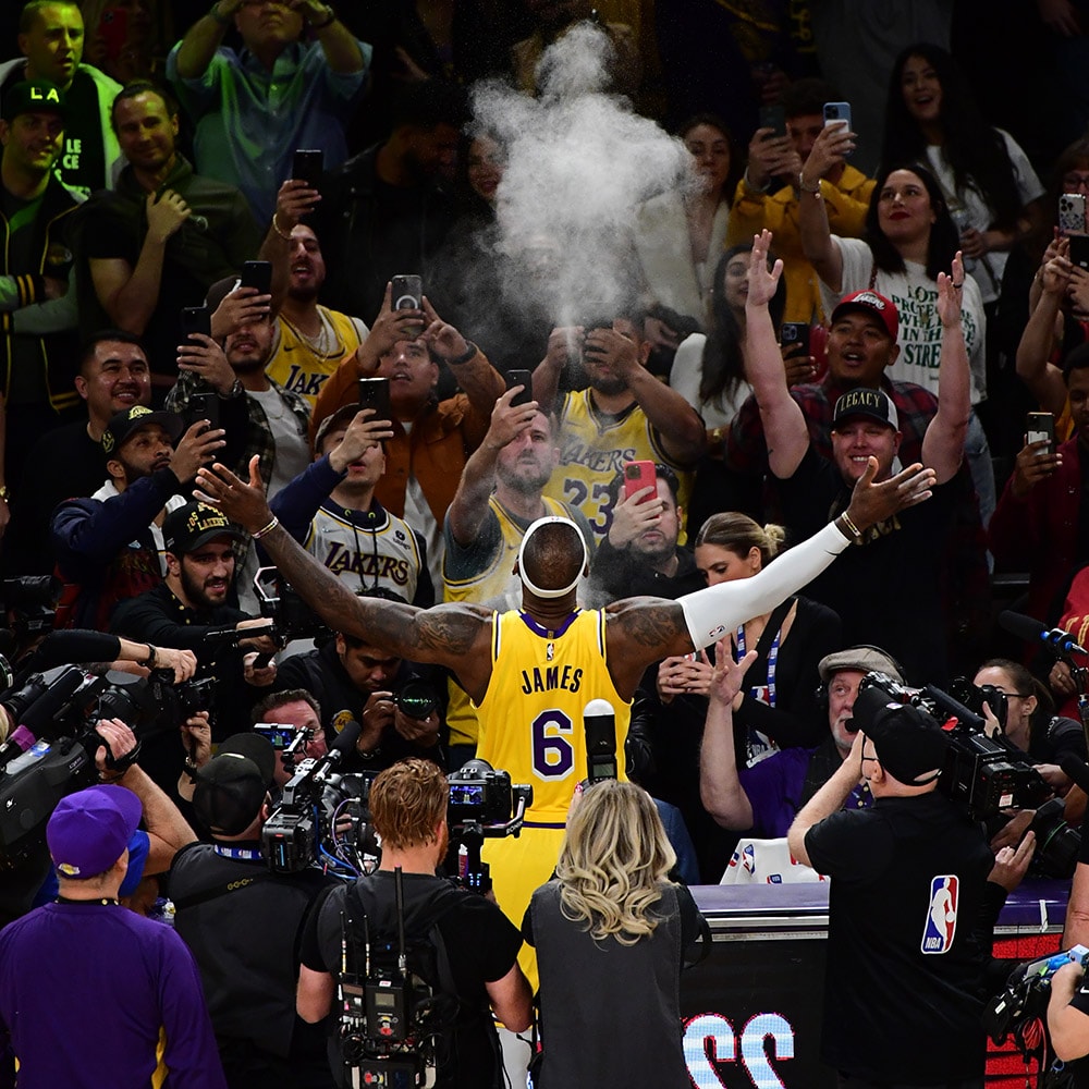 Photos: LeBron James Becomes the NBA's All-Time Leading Scorer Photo ...