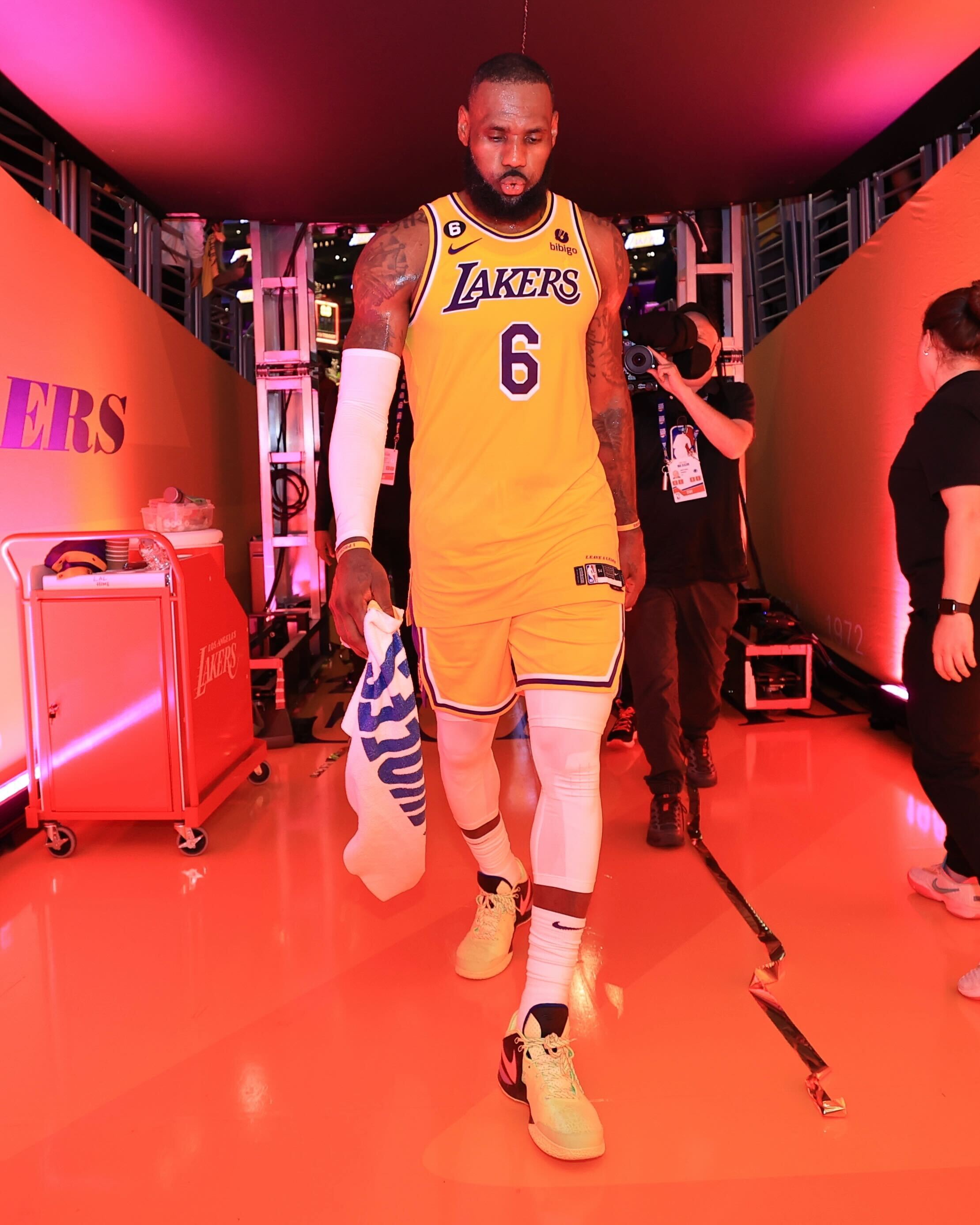 From the Rafters: Don't Poke Bron | Los Angeles Lakers