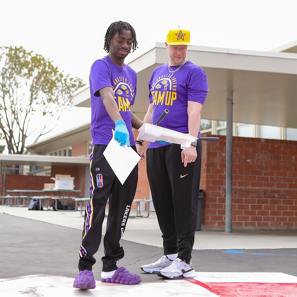 Photos: South Bay Lakers Wraps up Season with Beautification Project at ...