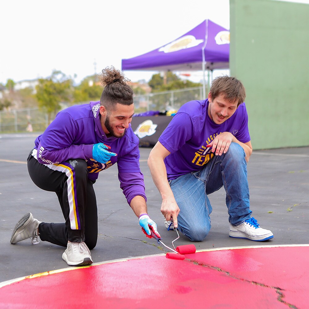 Photos: South Bay Lakers Wraps up Season with Beautification Project at ...