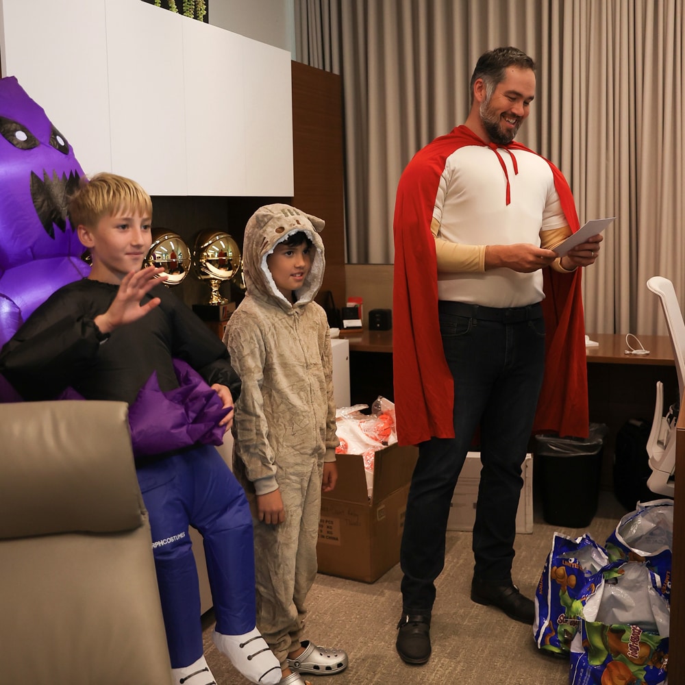 Los Angeles Lakers Host a Spooktacular Halloween Trick-or-Treat at UCLA ...