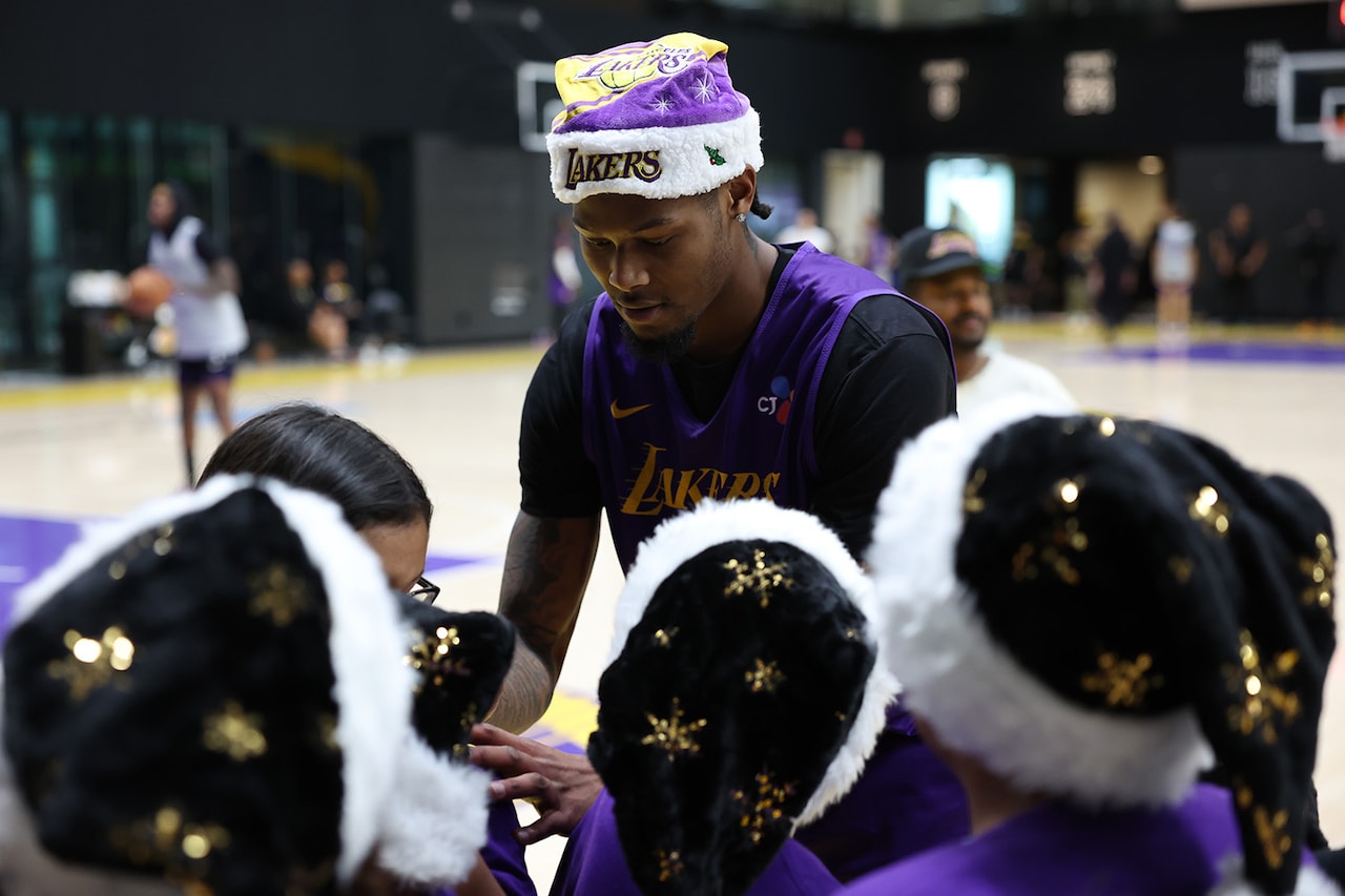 Photos: Holiday Party for Kids 2023 | Los Angeles Lakers