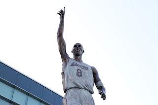 Kobe Statue Content Page | Los Angeles Lakers