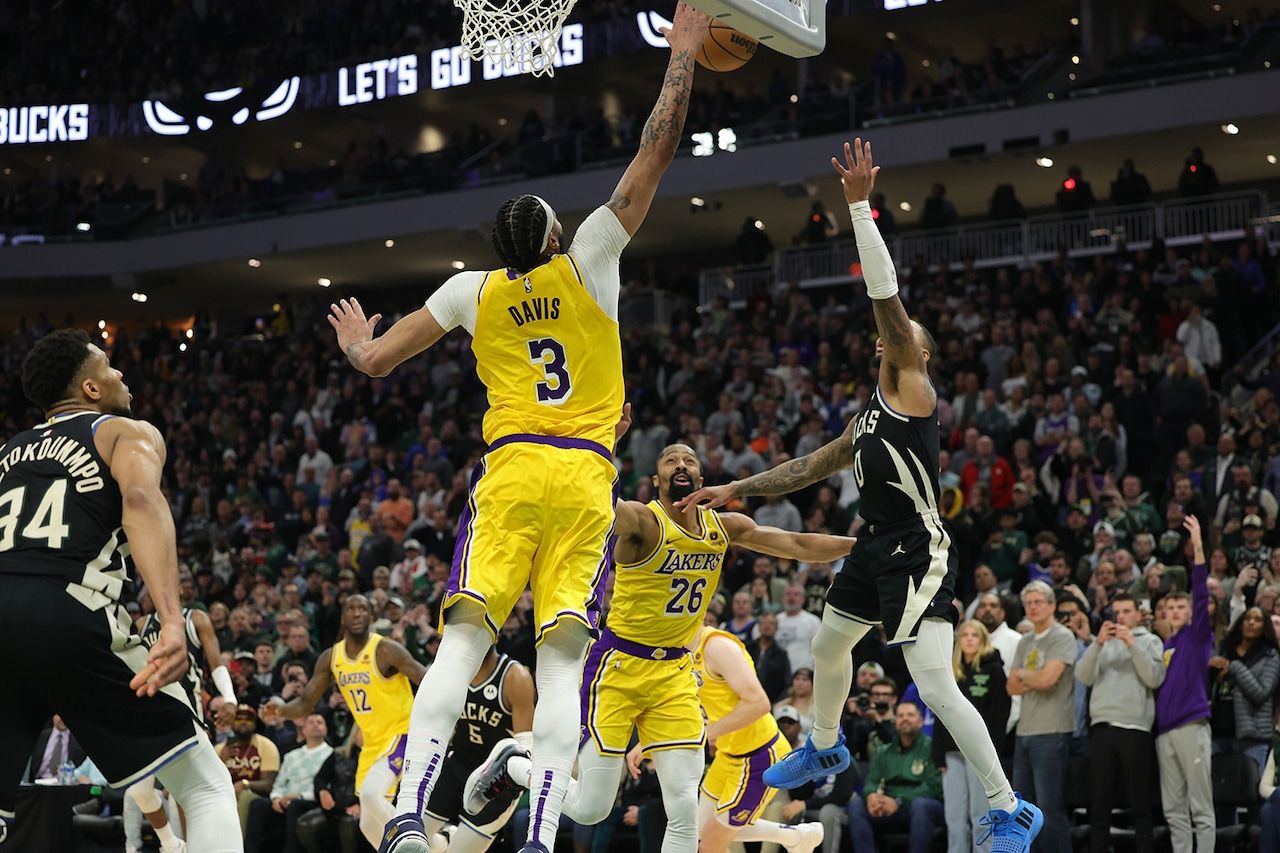 Photos: Lakers at Bucks (03/26/24) | Los Angeles Lakers