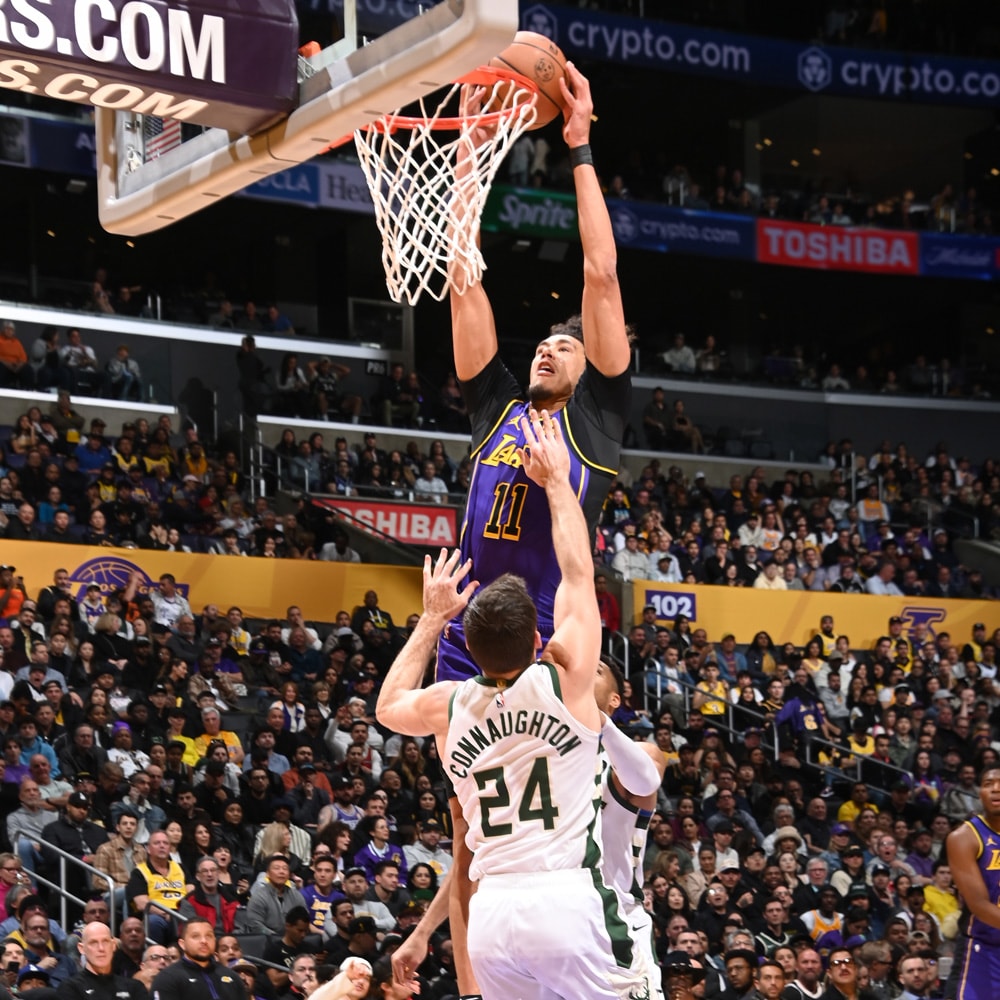 Photos: Lakers vs Bucks (03/08/24) | Los Angeles Lakers