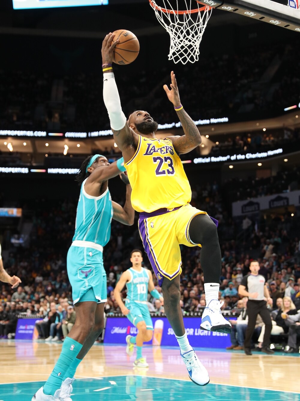 Lakers - The official site of the NBA for the latest NBA Scores, Stats ...