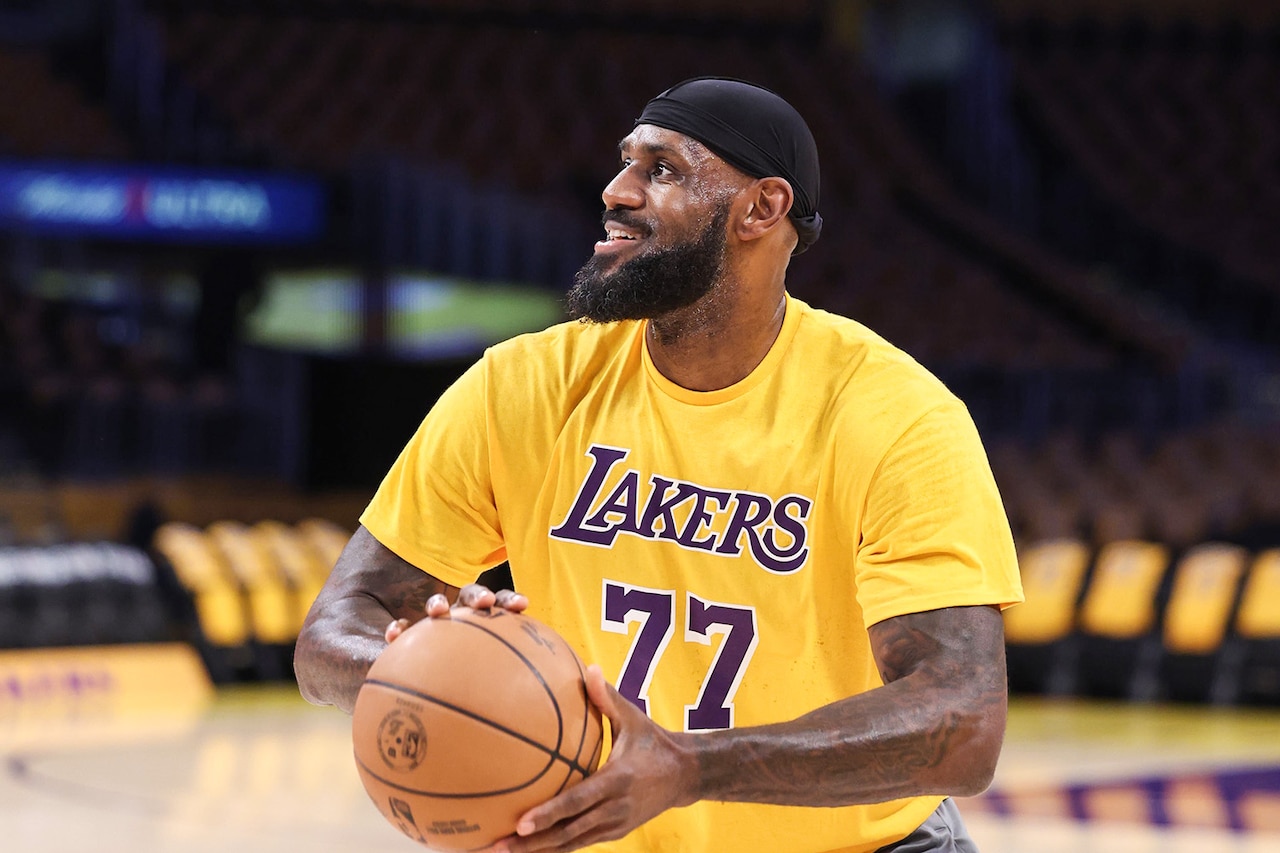 History Day in Photos: Luka's First Game | Los Angeles Lakers