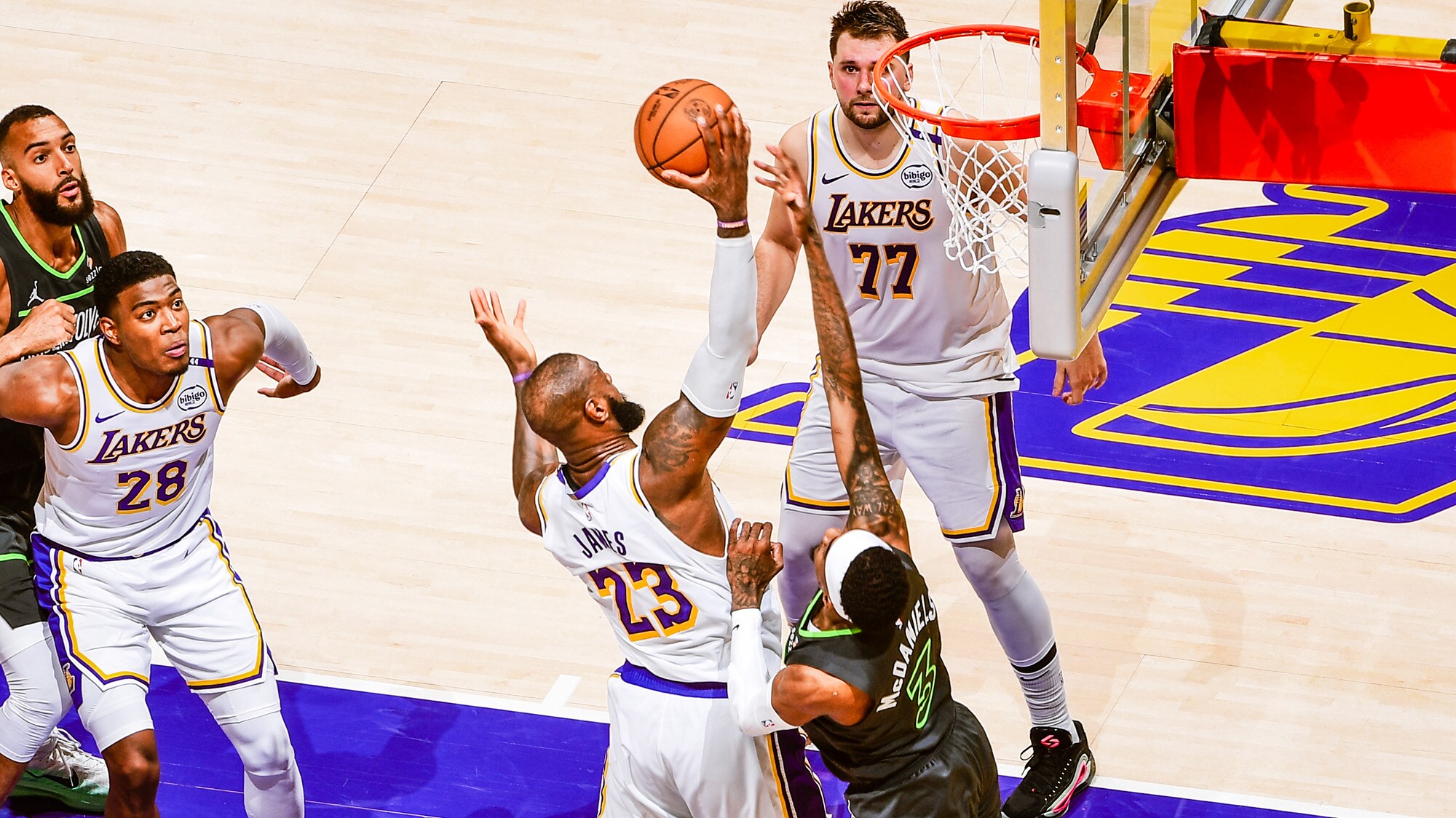 LeBron James | Forward | Los Angeles Lakers | NBA.com