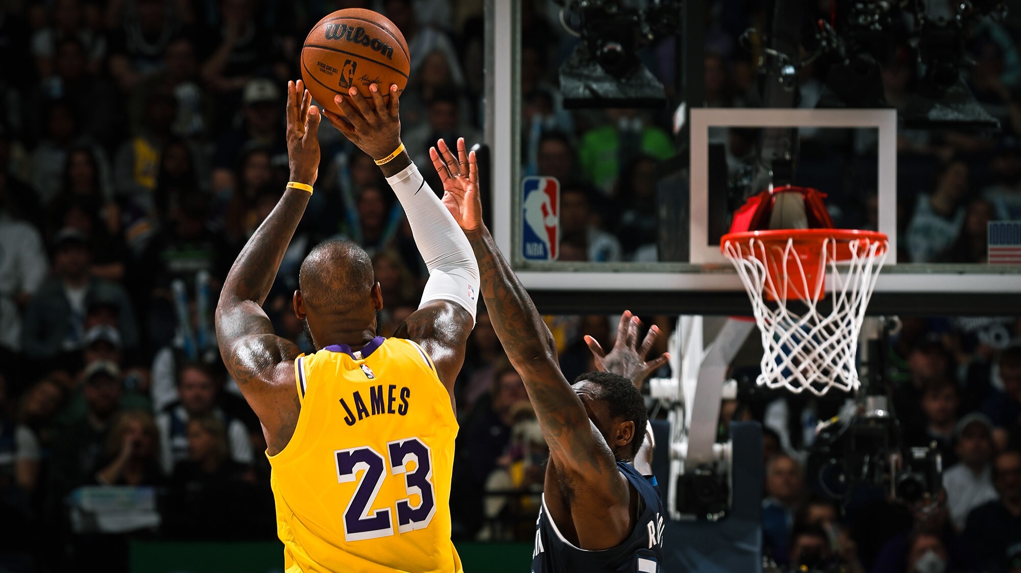 LeBron James | Forward | Los Angeles Lakers | NBA.com