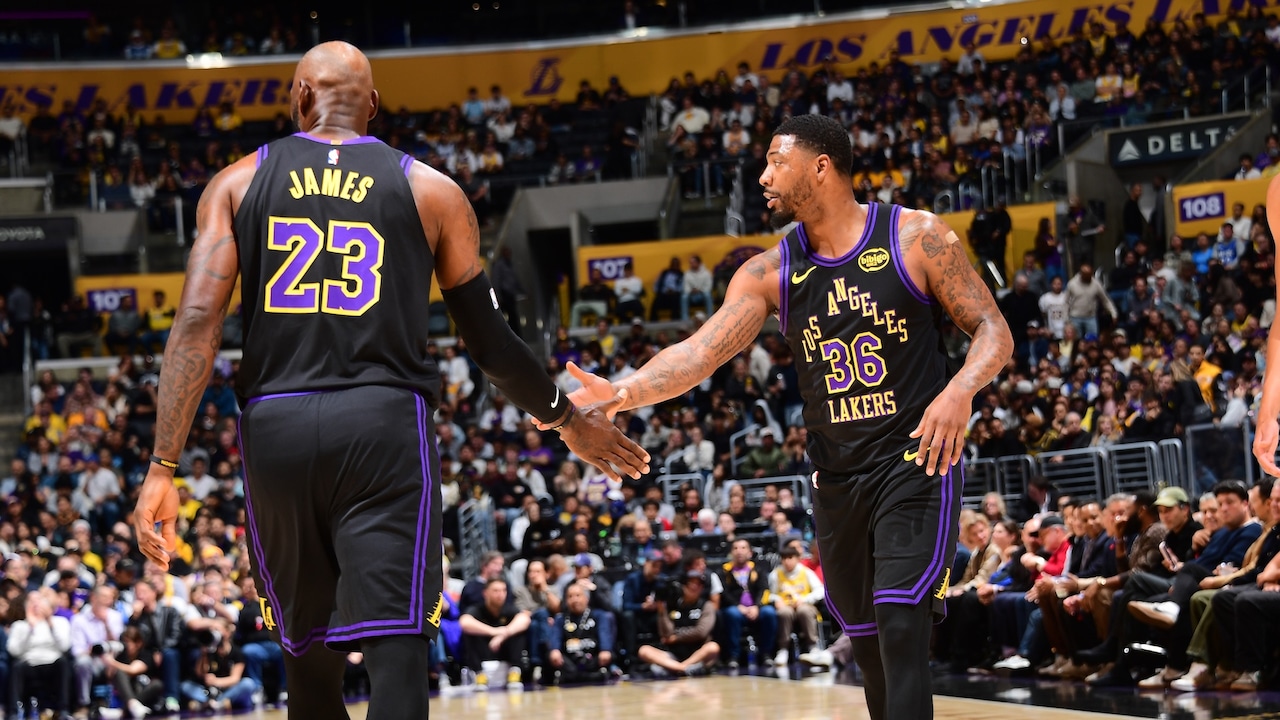 Lakers Getting Down to Business on Defense | Los Angeles Lakers