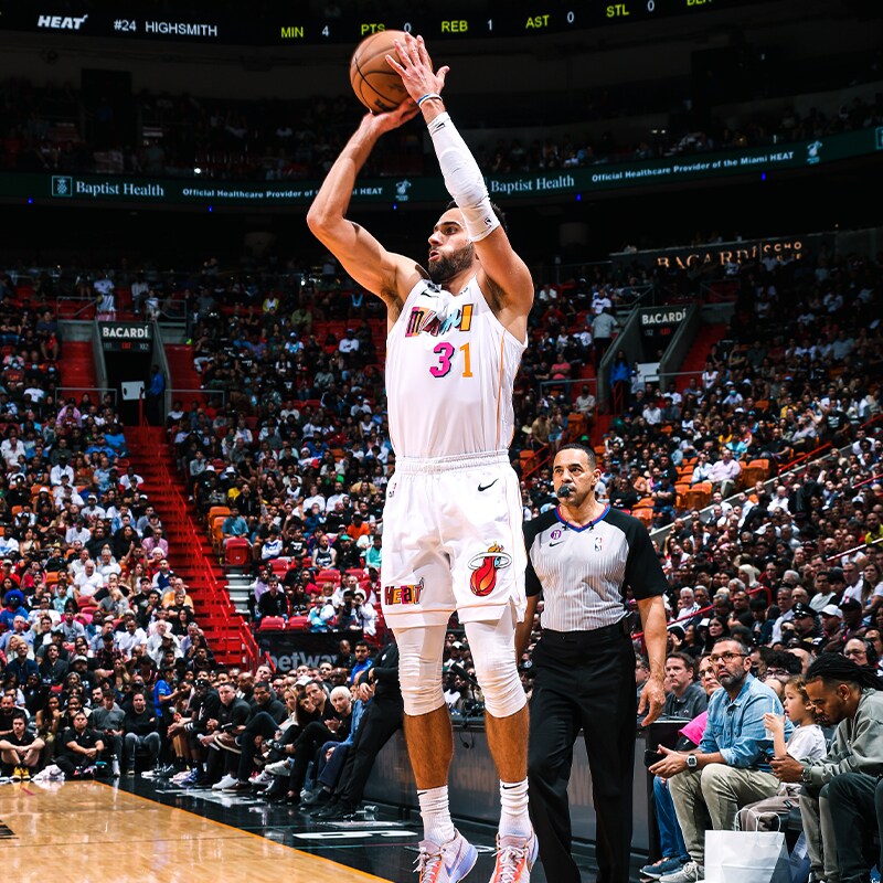 Through The Lens: Clippers vs HEAT 12/08/22 Photo Gallery | NBA.com