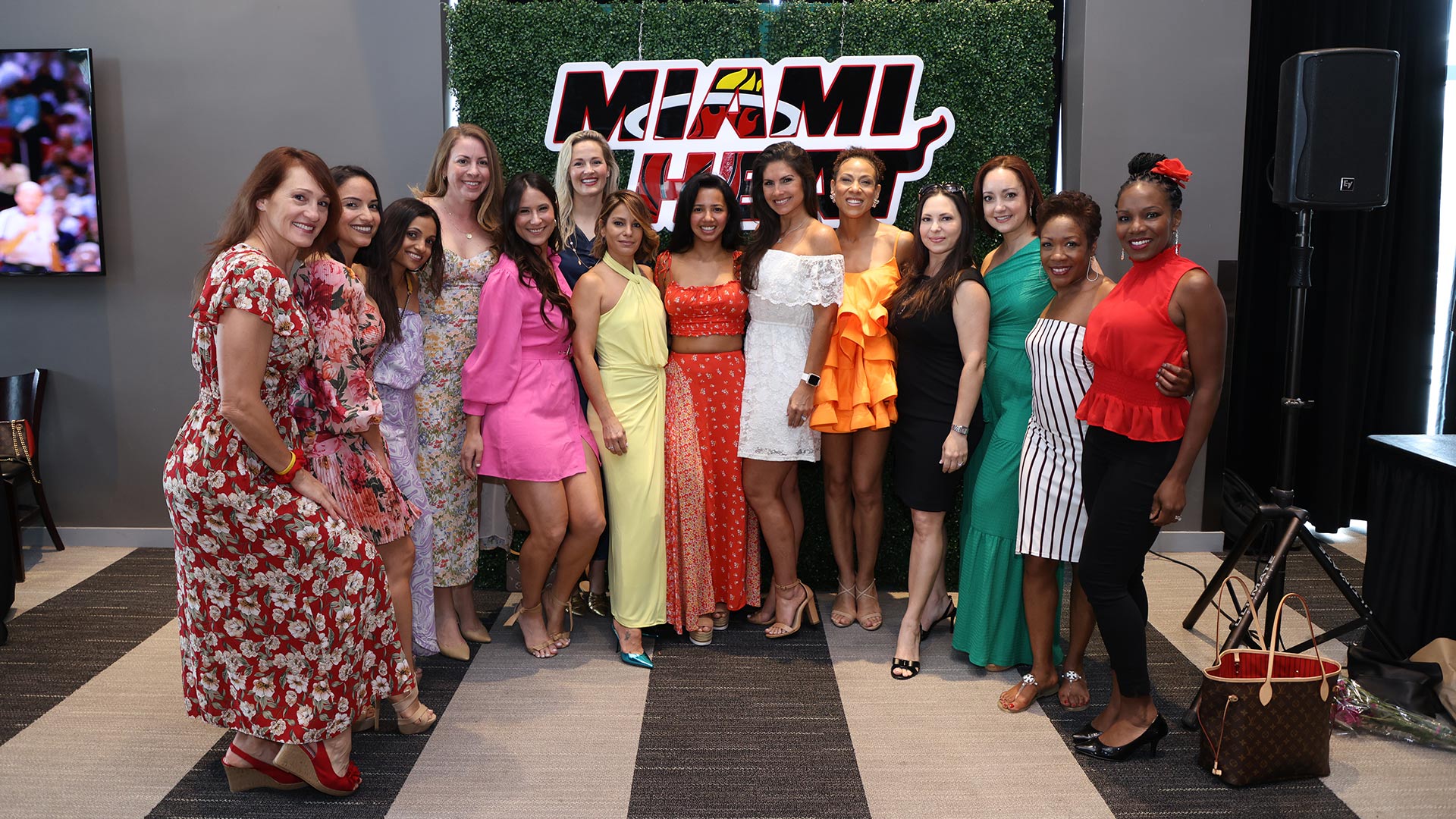 MHD Reunion Gallery Photo Gallery | NBA.com