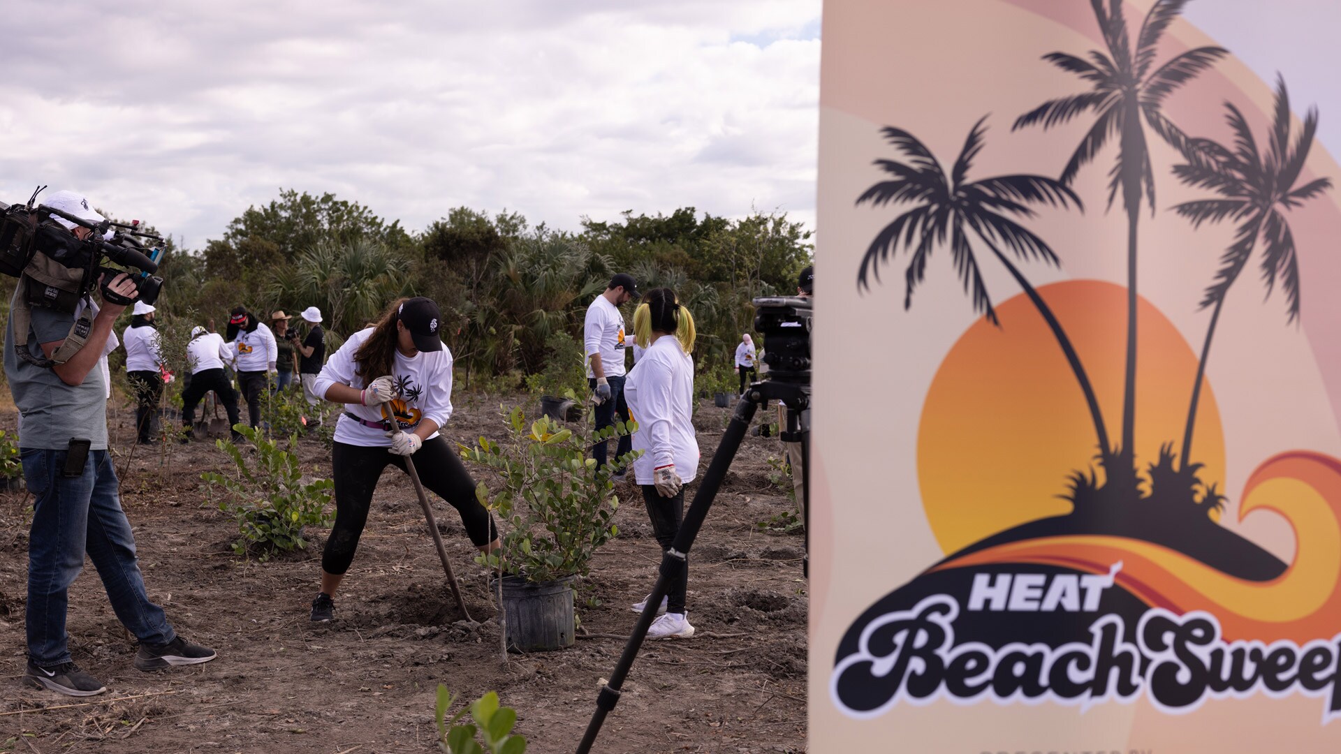 HEAT Beach Sweep at Tamiami Pineland Complex Addition | NBA.com