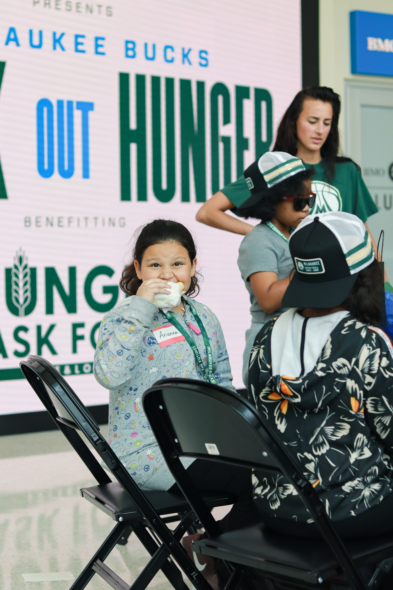 Cousins Subs Block Out Hunger Photo Gallery | NBA.com