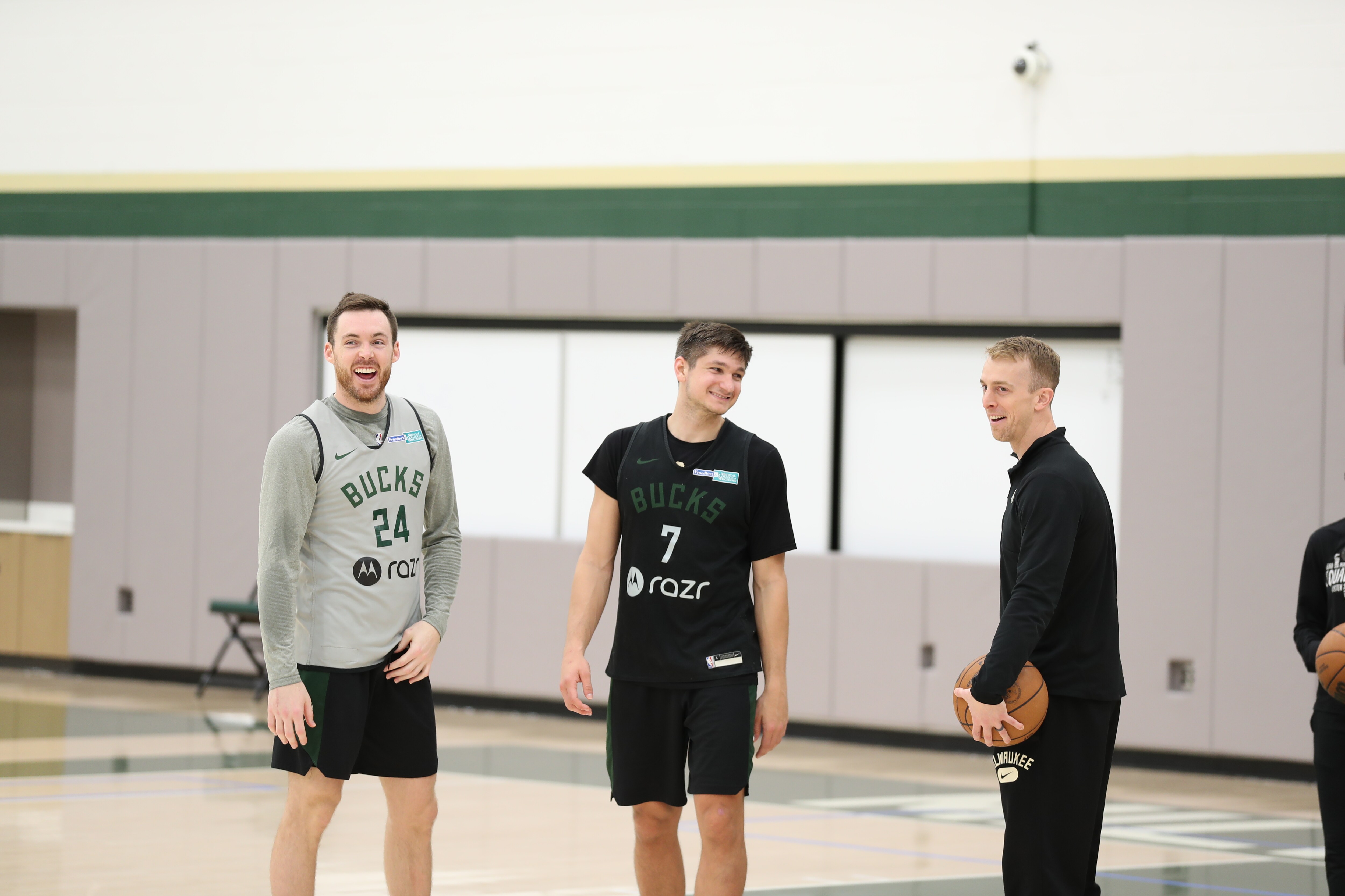 In Photos: Bucks Practice, Prep for Bulls Photo Gallery | NBA.com