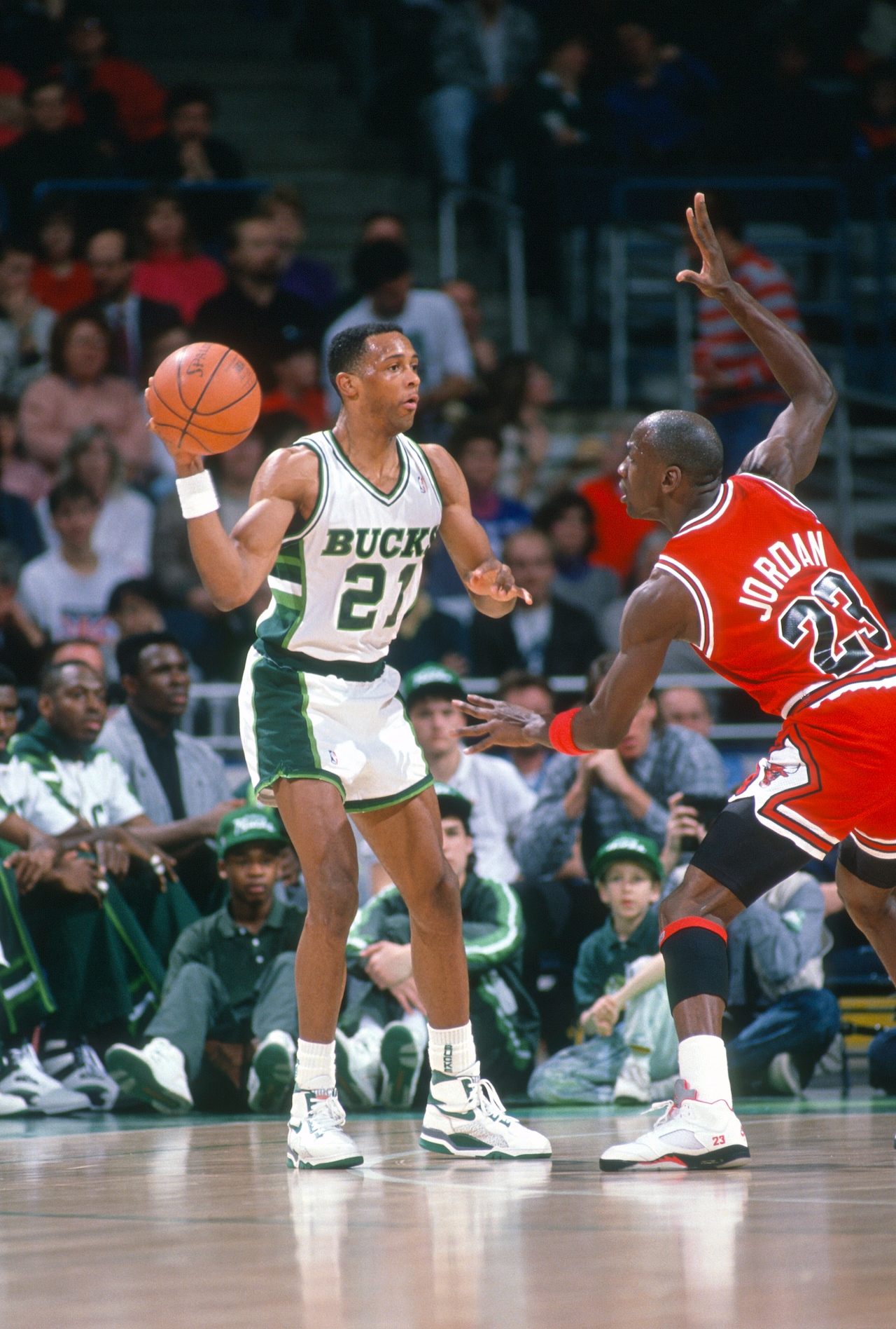 In Photos: Bucks vs Bulls Through the Years | Milwaukee Bucks