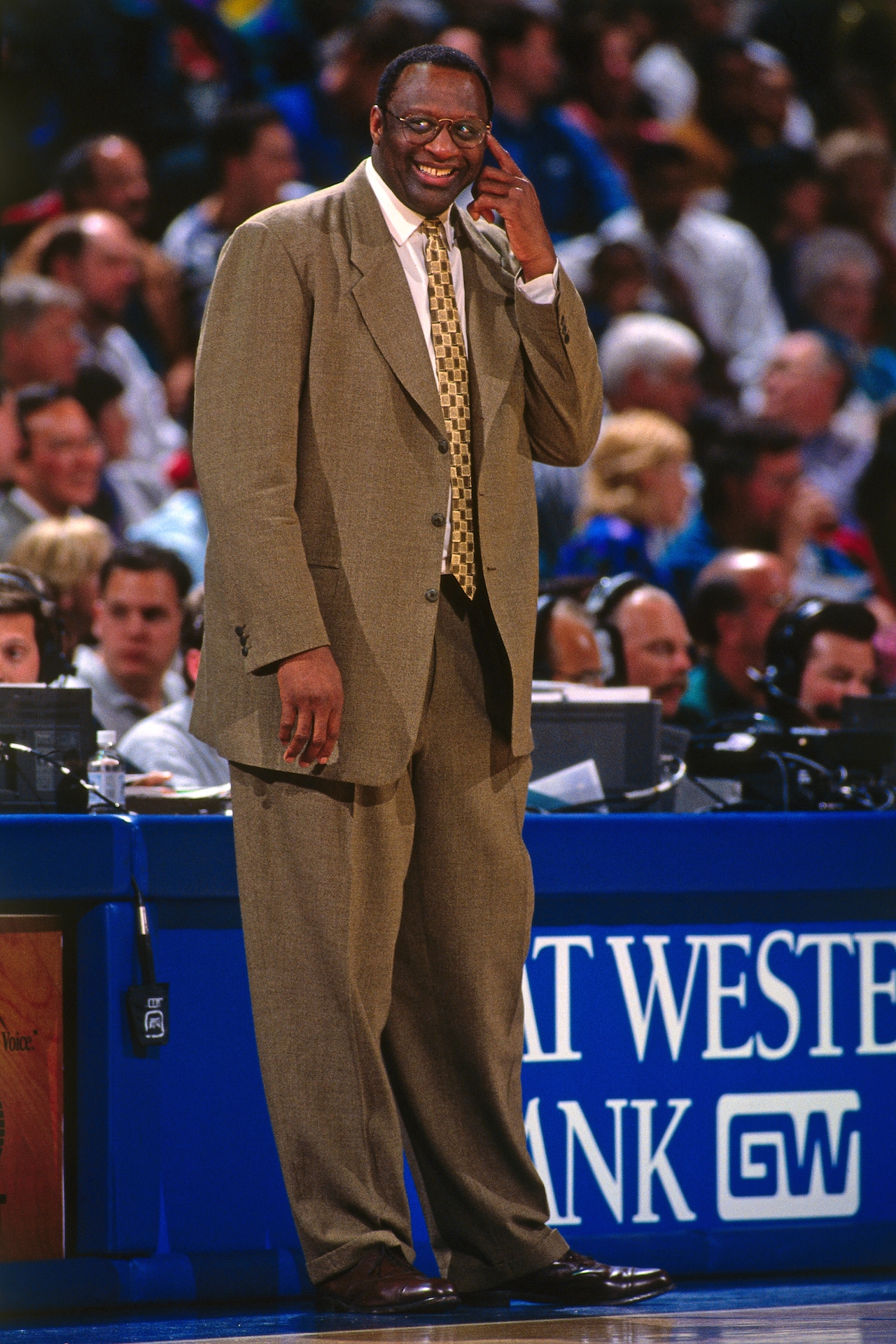 In Photos: Honoring the Life and Career of Bob Lanier | Milwaukee Bucks