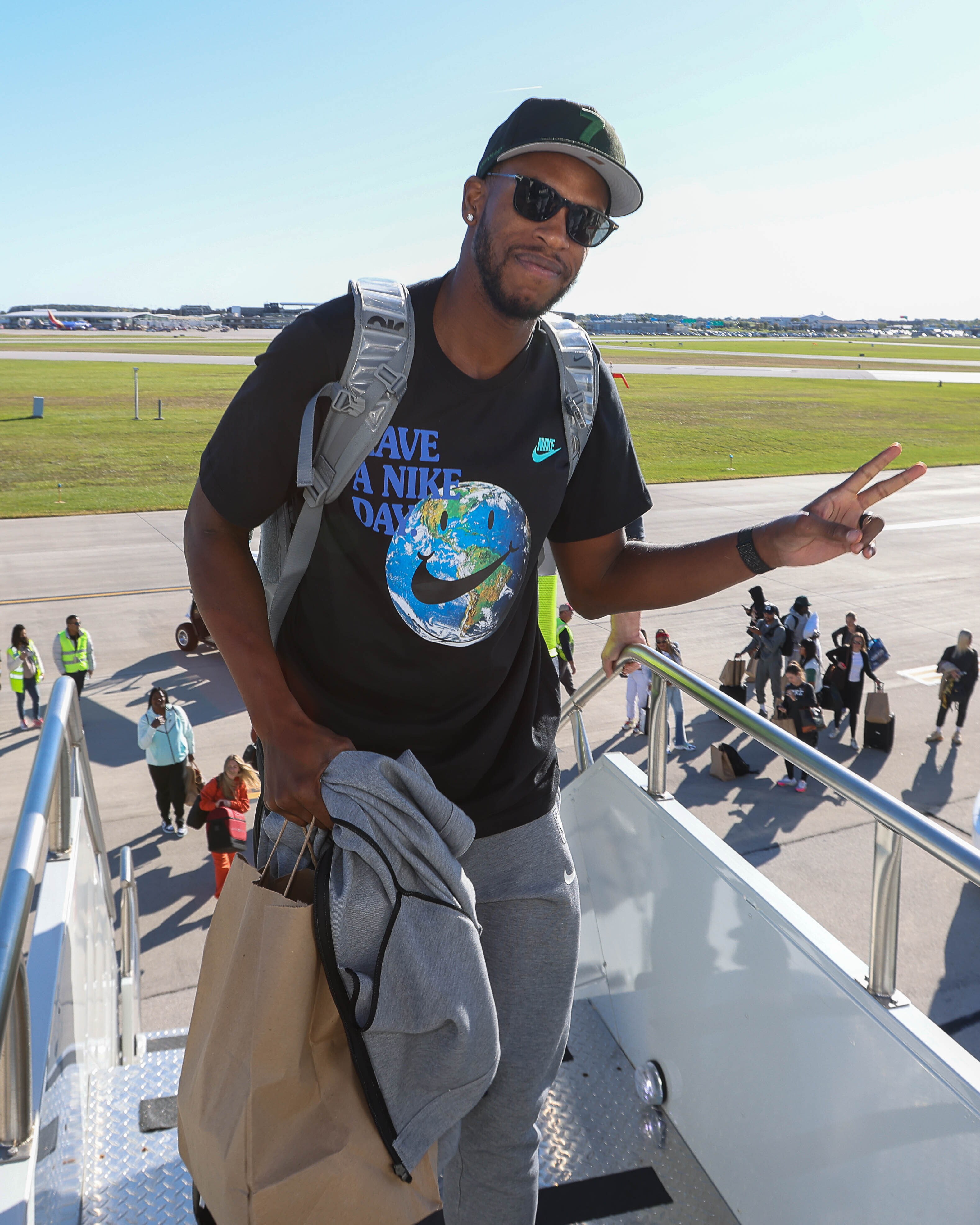 In Photos: Bucks Travel To Abu Dhabi Photo Gallery | NBA.com