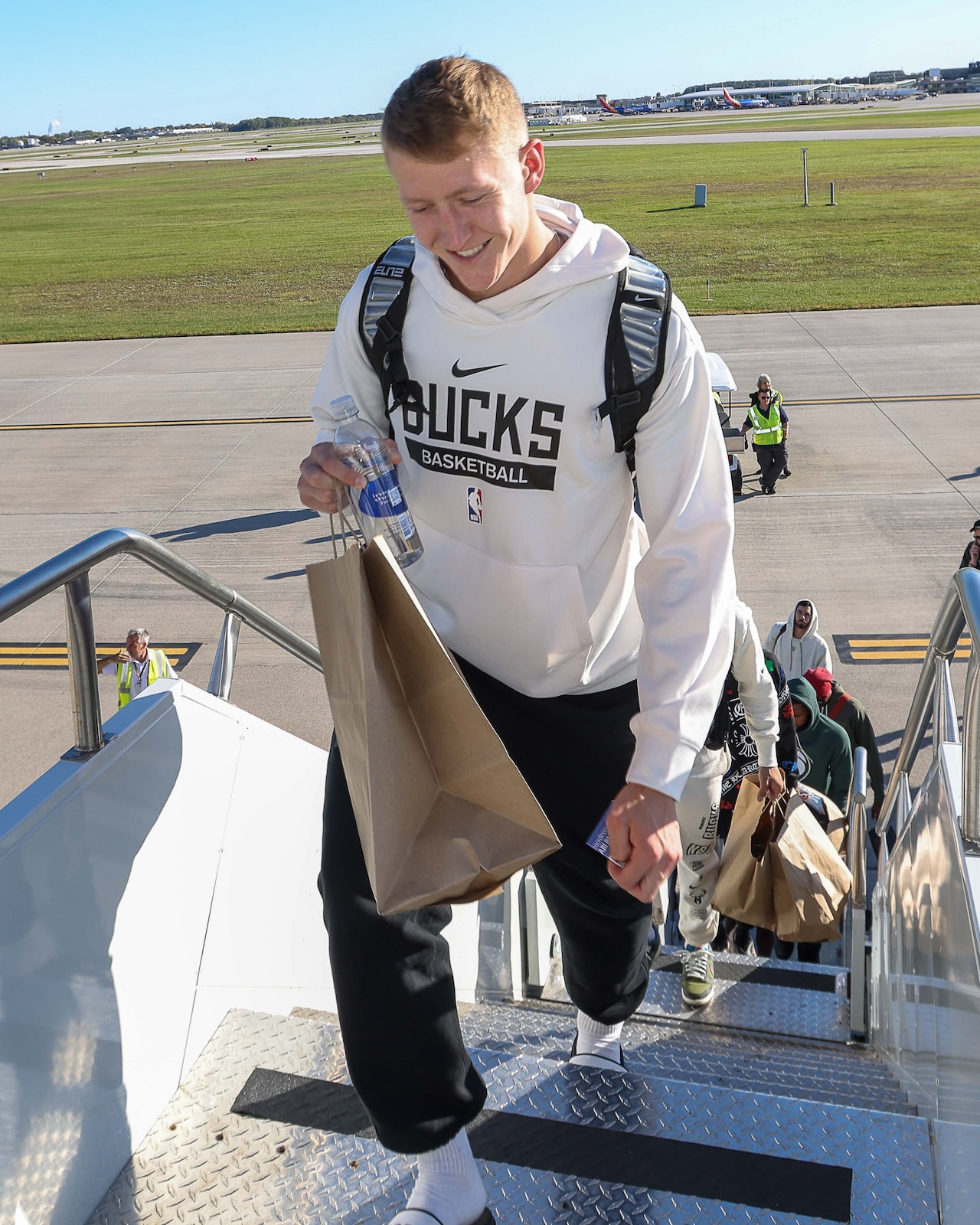 In Photos: Bucks Travel To Abu Dhabi | Milwaukee Bucks