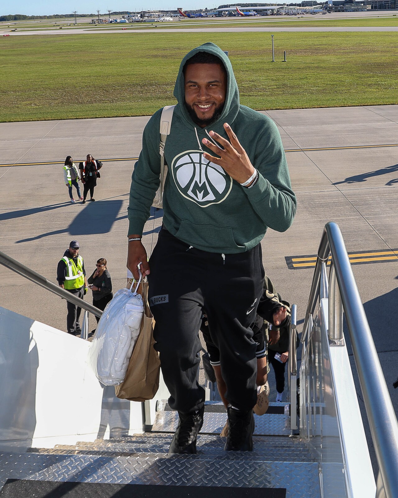 In Photos: Bucks Travel To Abu Dhabi | Milwaukee Bucks
