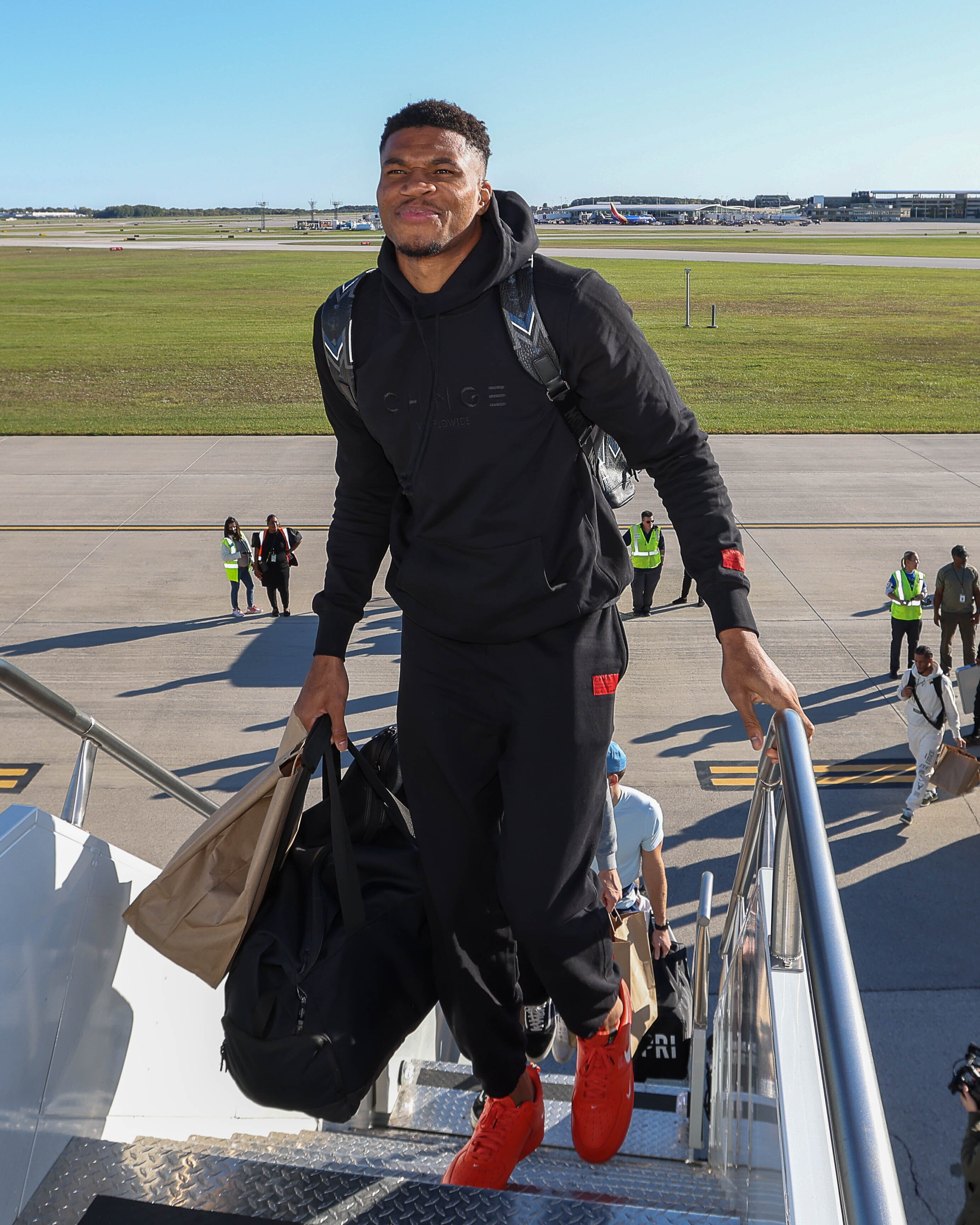 In Photos: Bucks Travel To Abu Dhabi Photo Gallery | NBA.com