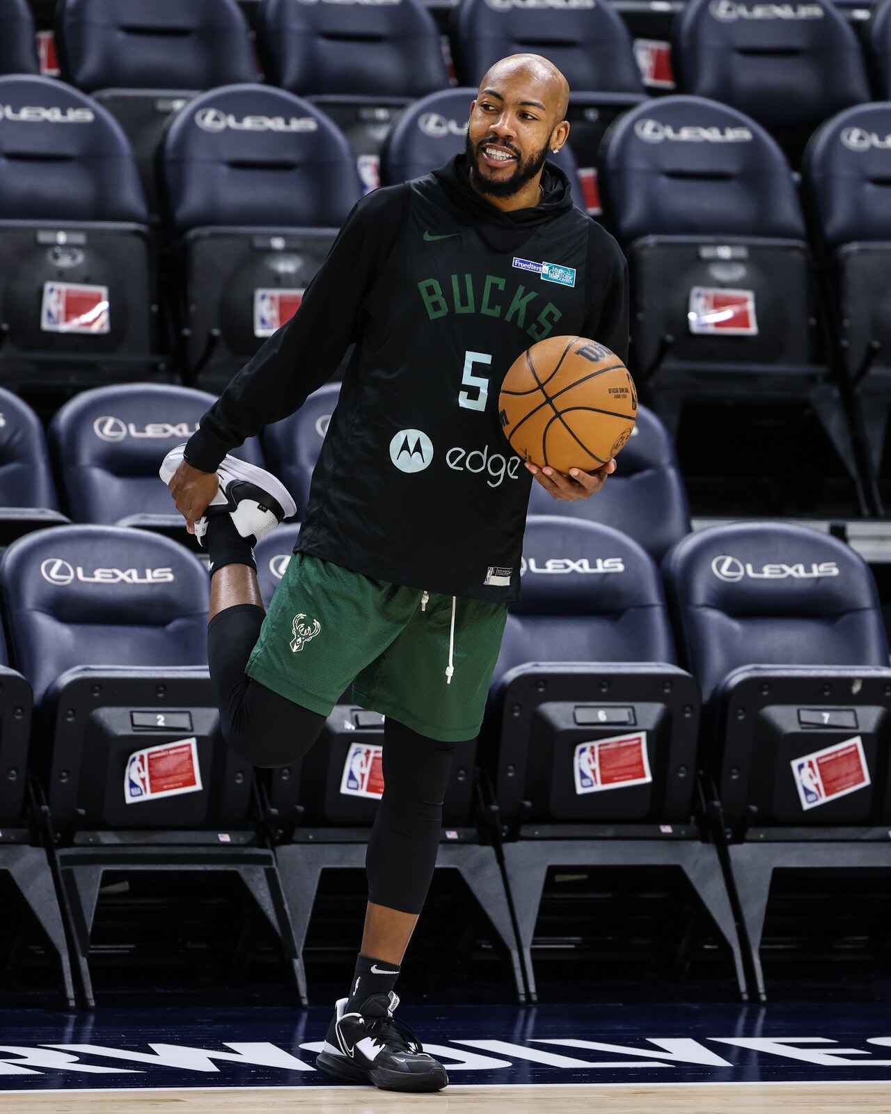 In Photos: Bucks Shootaround in Minnesota | Milwaukee Bucks