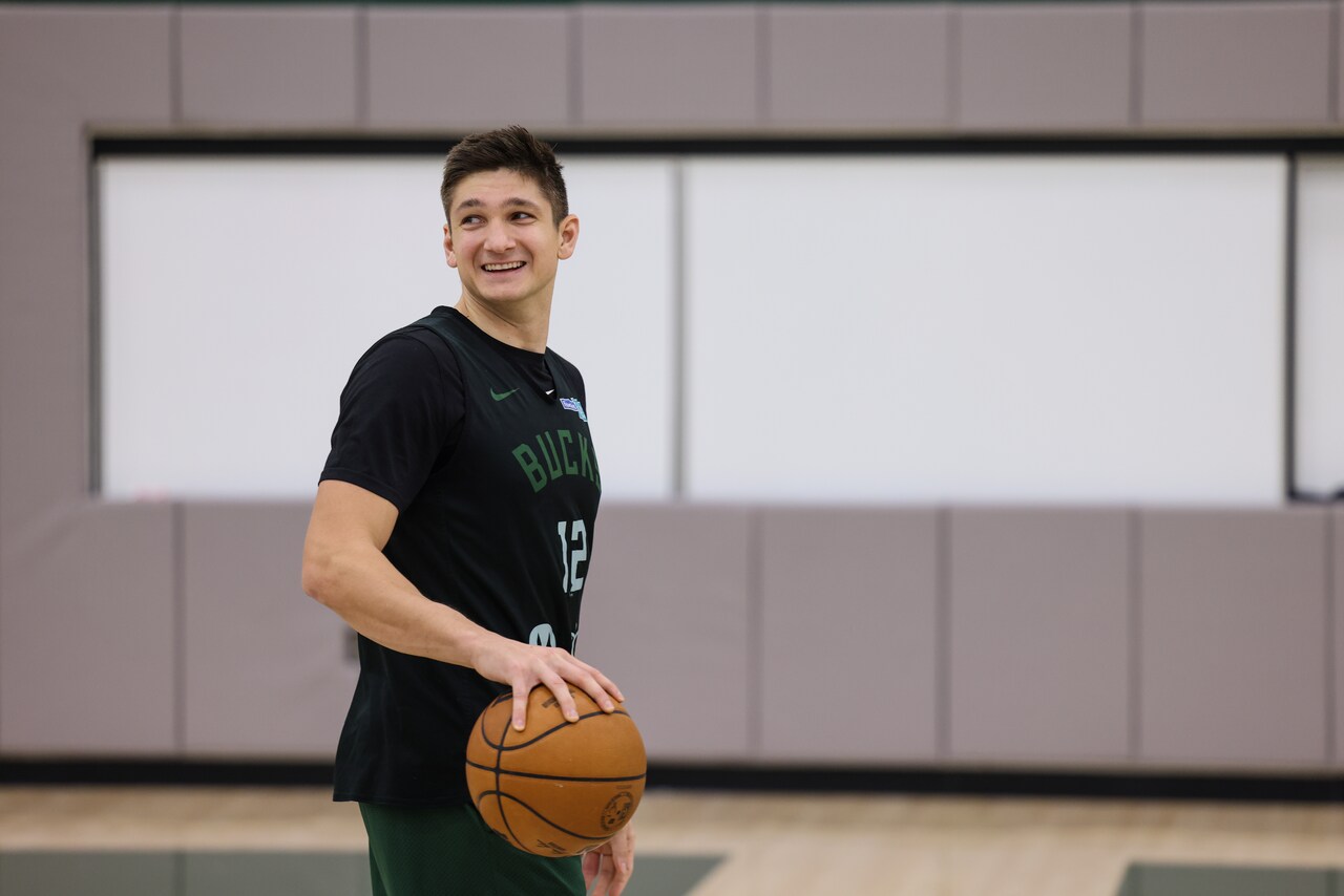 In Photos: Bucks Practice To Prep For Game 2 Against The Wizards ...