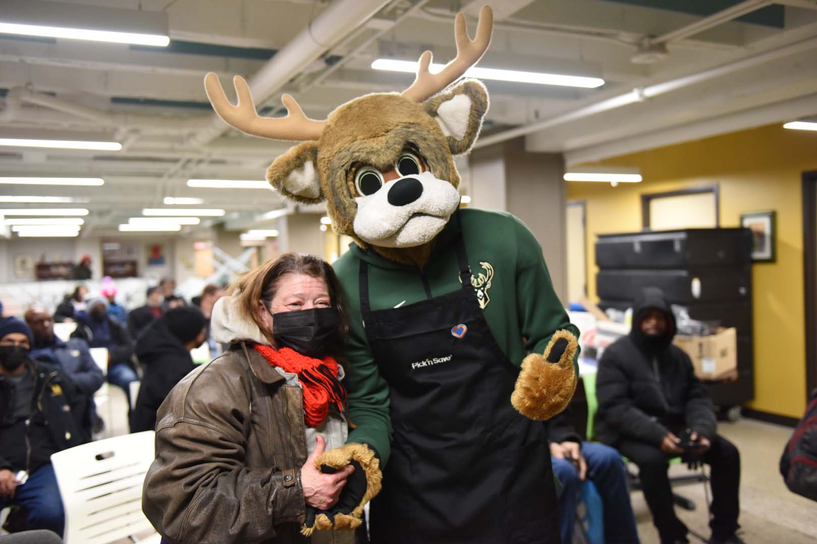 Milwaukee Bucks and Pick 'N Save Team Up to Donate $50,000 Worth of ...
