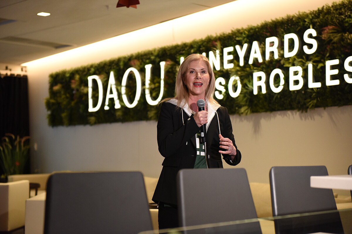 DAOU Lounge Launch Photo Gallery | NBA.com