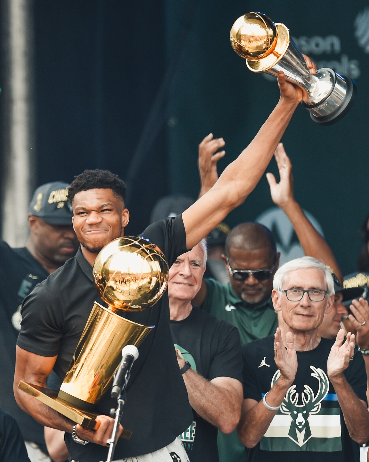 In Photos: The 2021 Championship Parade Photo Gallery | NBA.com