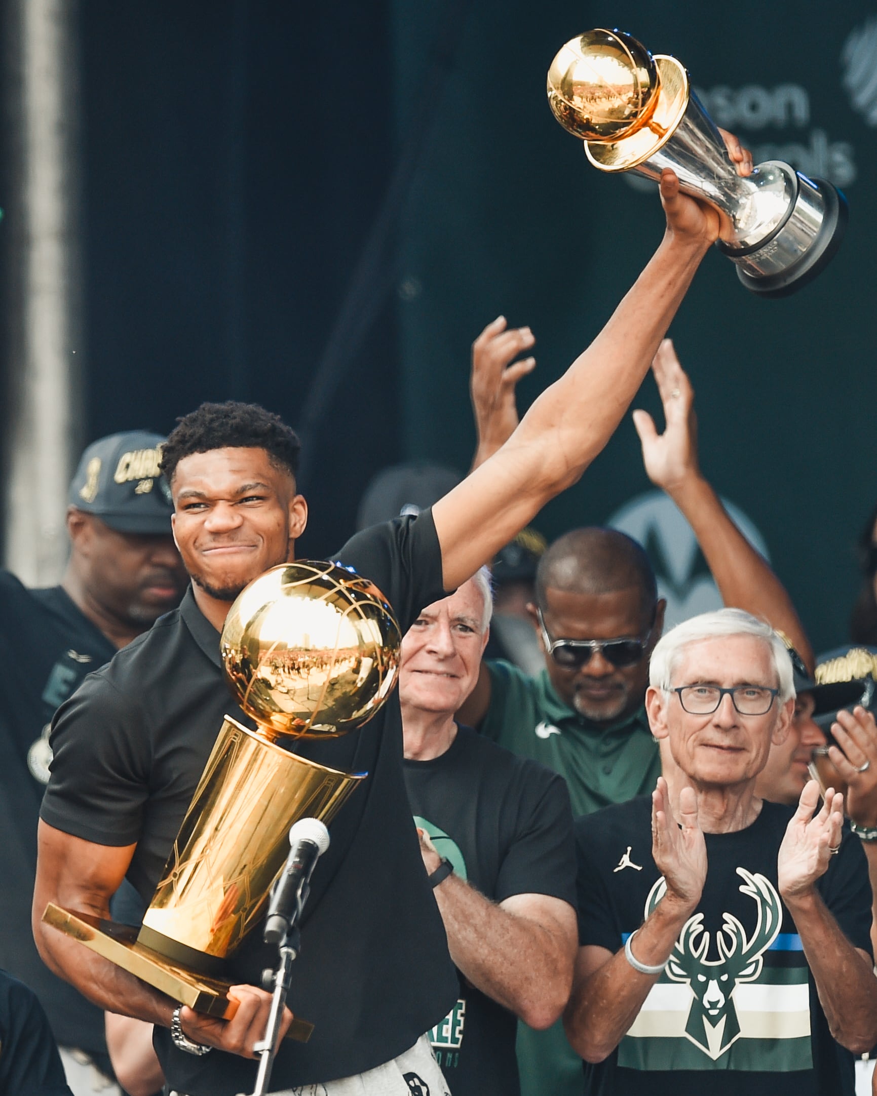 In Photos: The 2021 Championship Parade Photo Gallery | NBA.com