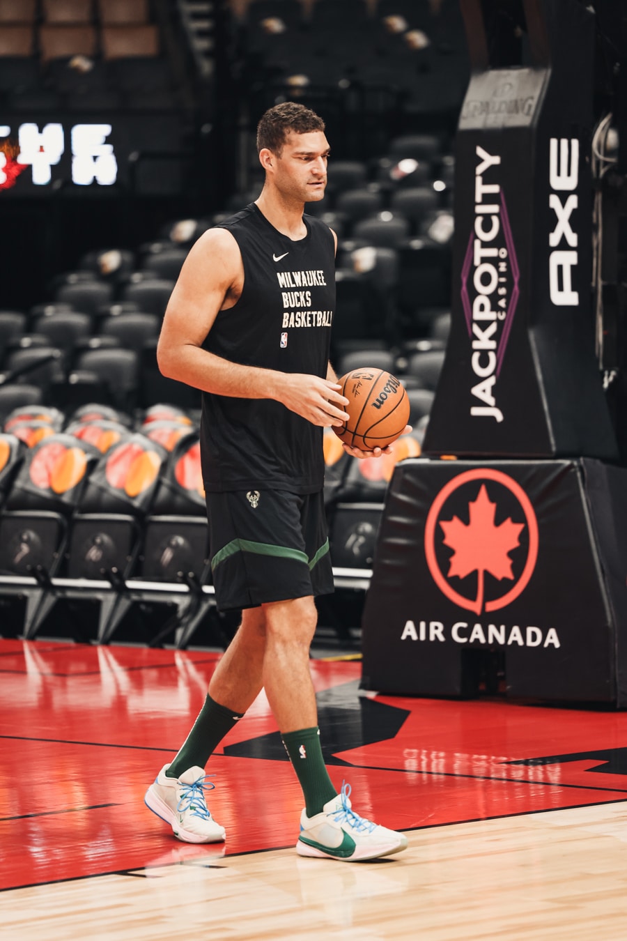 In Photos: Bucks shootaround in Toronto | 11.1.23 | Milwaukee Bucks